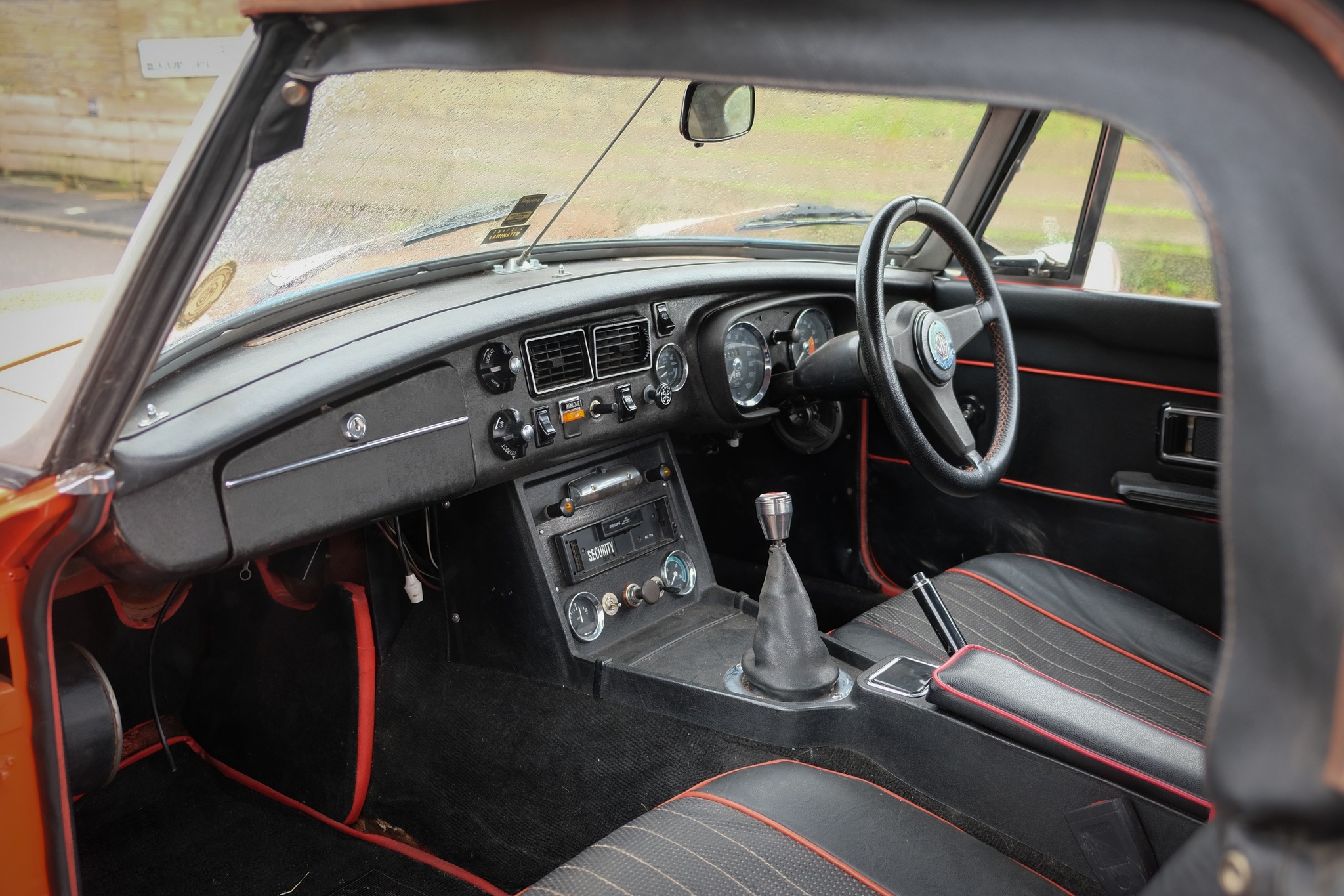 Lot 84 - 1973 MG B Roadster