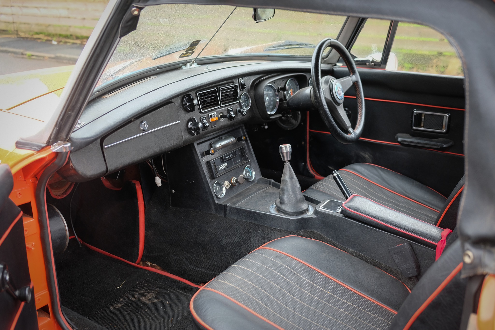 Lot 84 - 1973 MG B Roadster