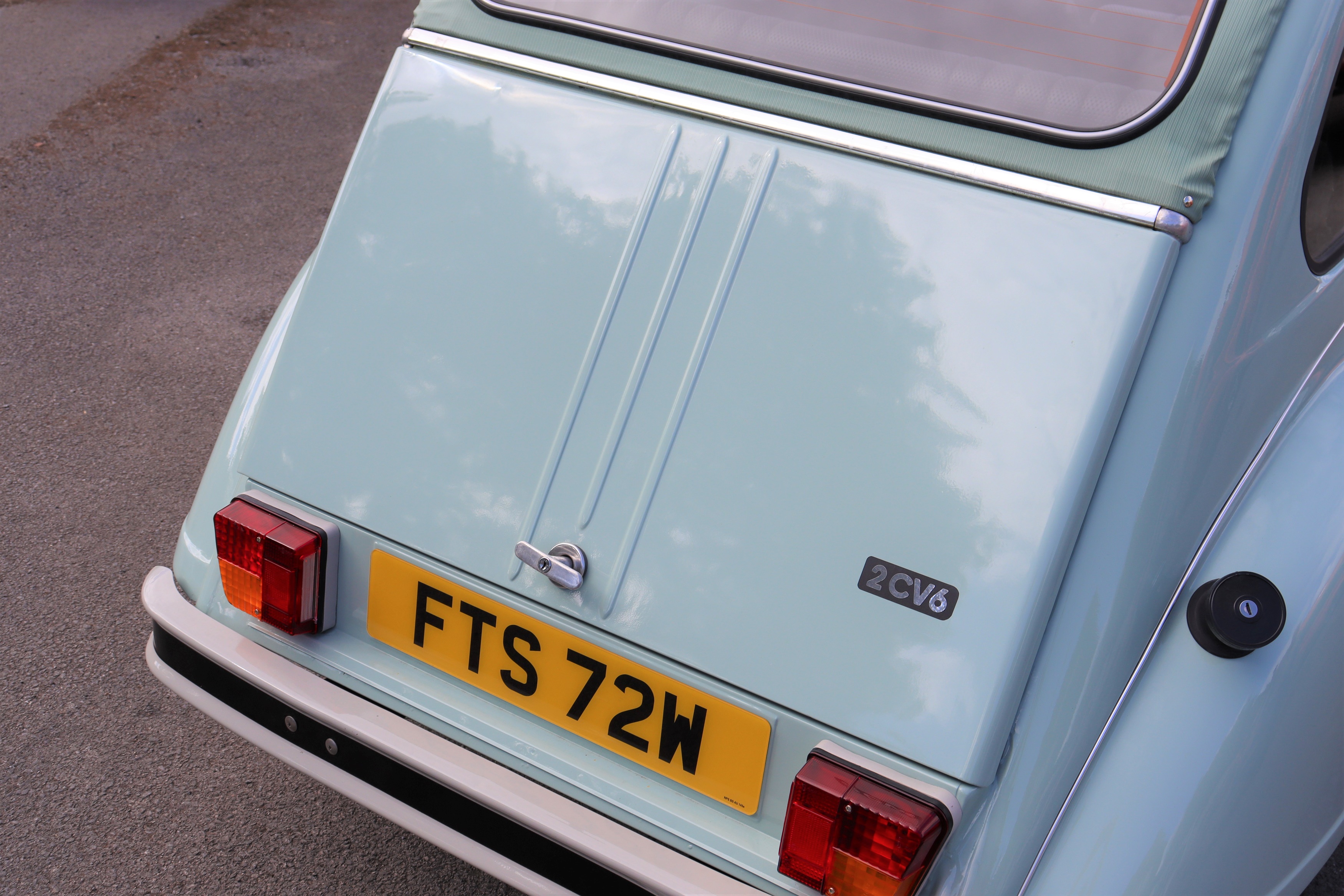 Lot 118 - 1981 Citroen 2CV 6 Club