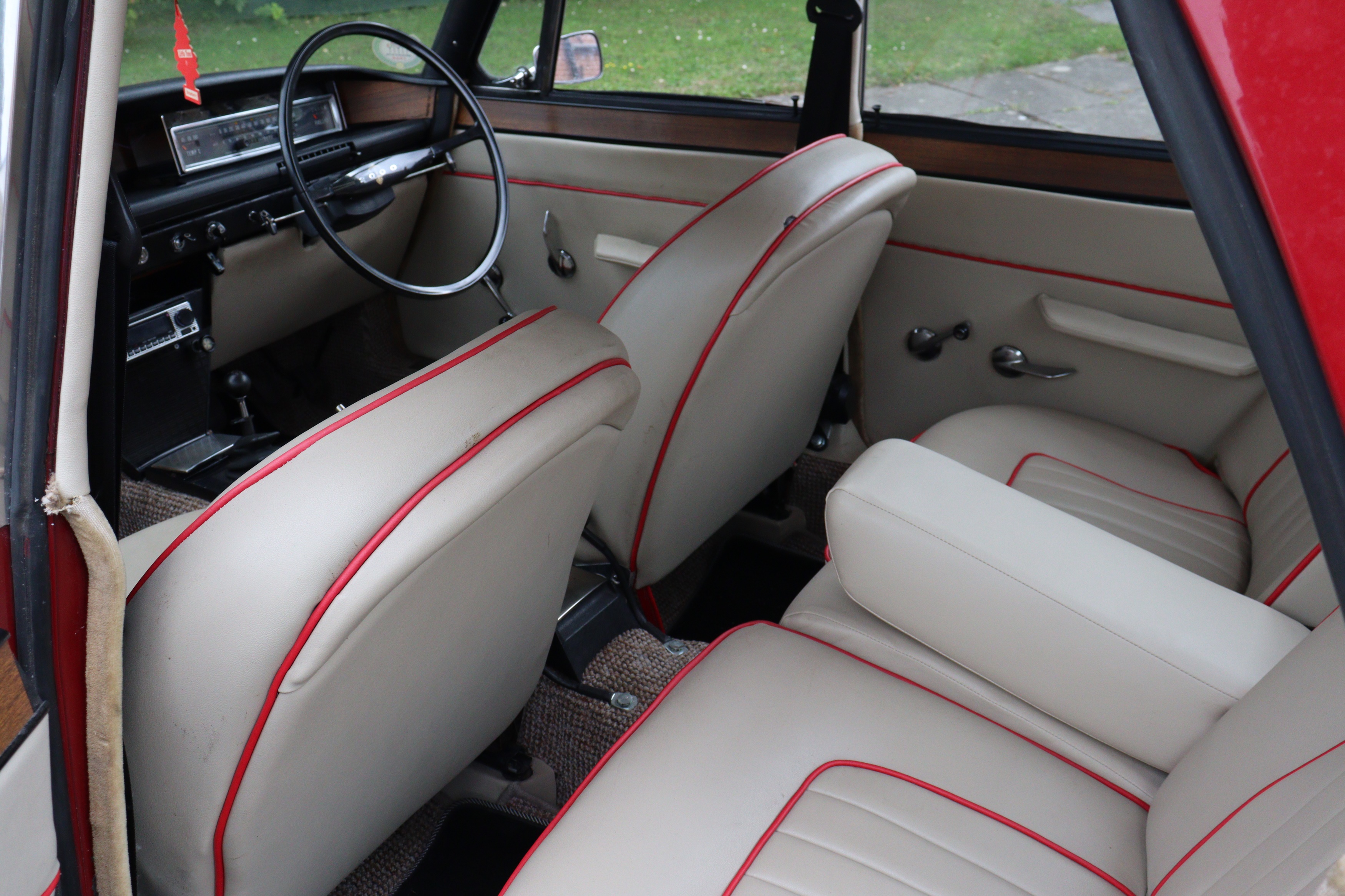Lot 68 - 1967 Rover 2000 SC
