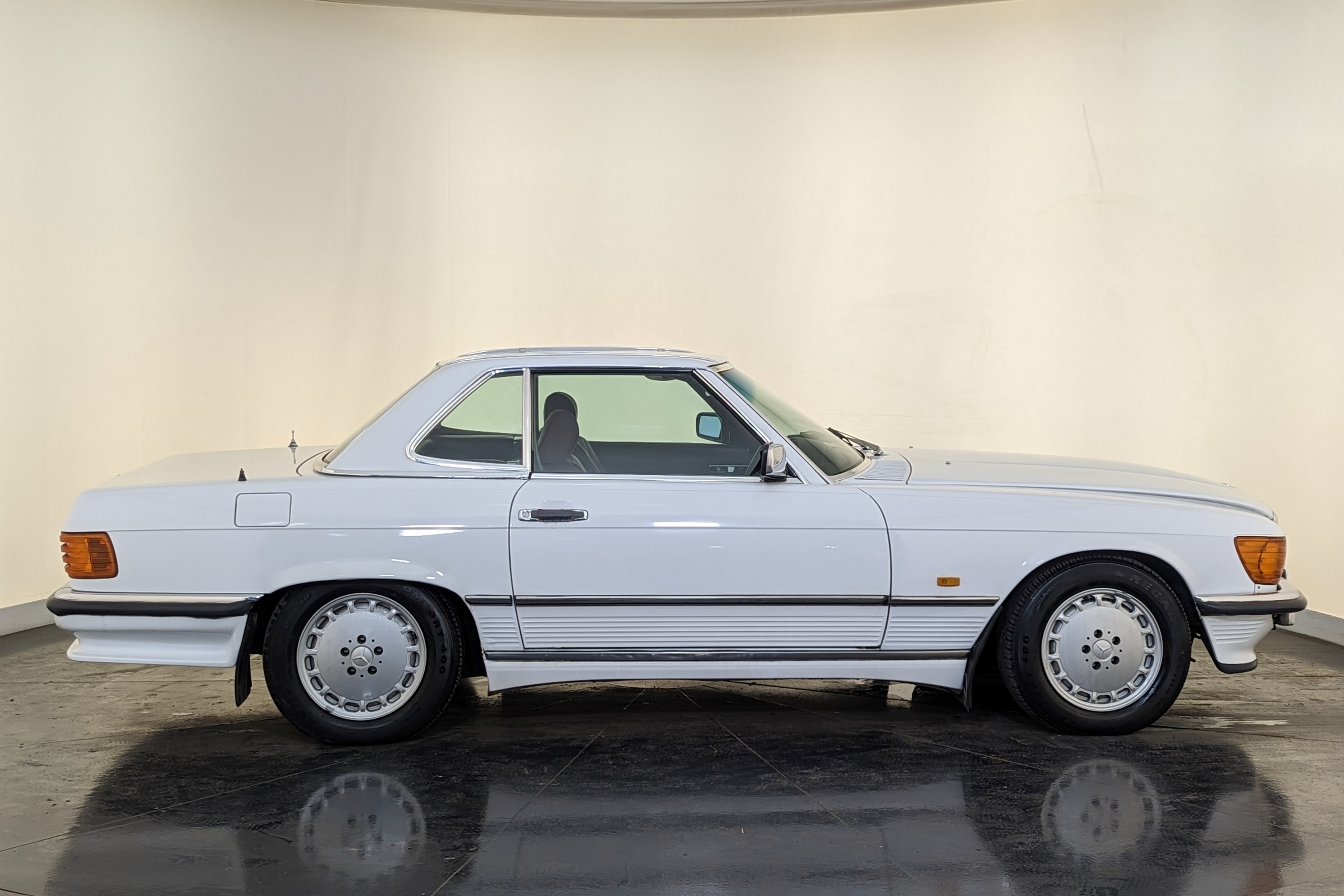Lot 131 - 1986 Mercedes-Benz 300SL
