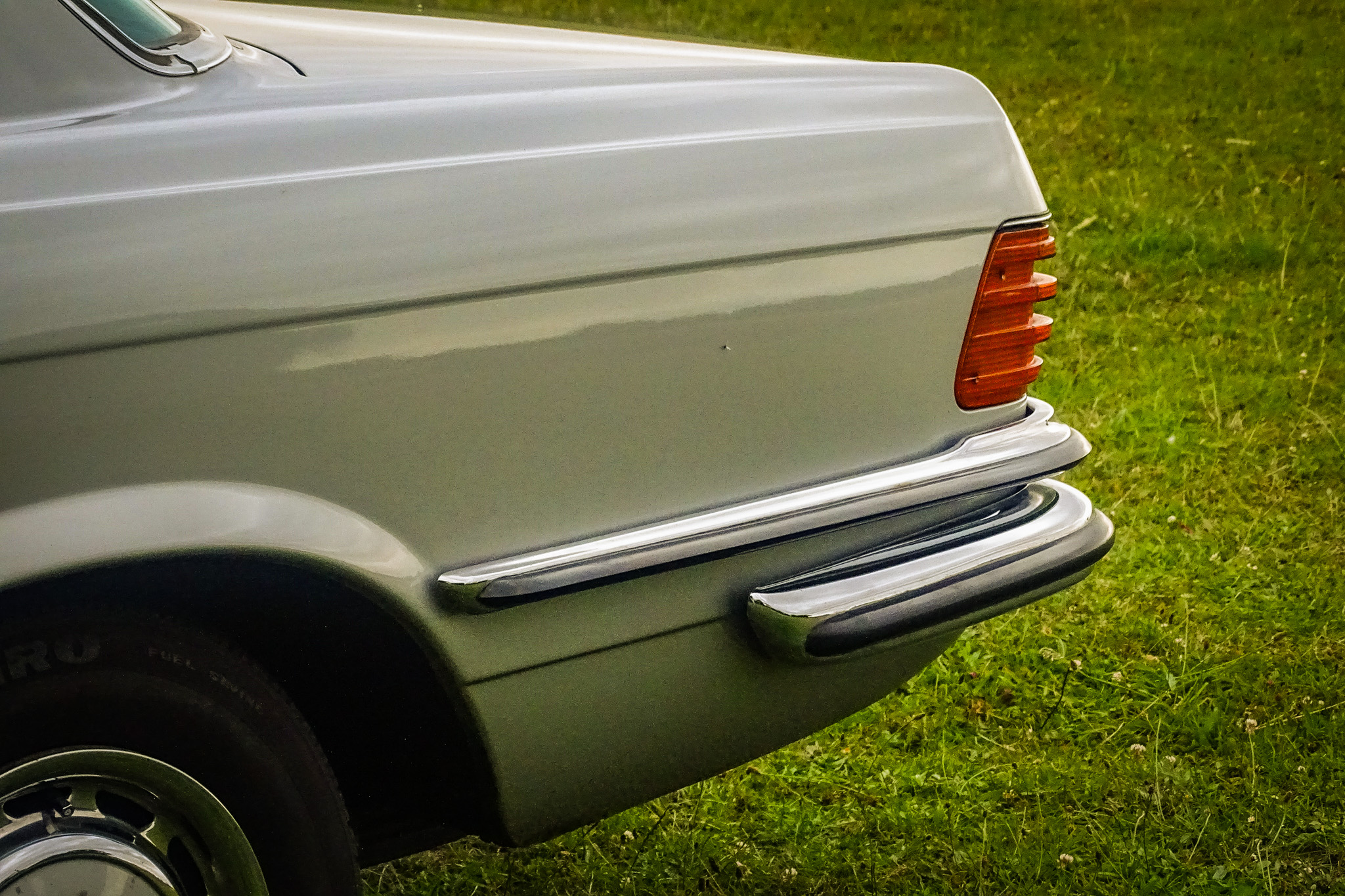 Lot 398 - 1975 Mercedes-Benz 280SE