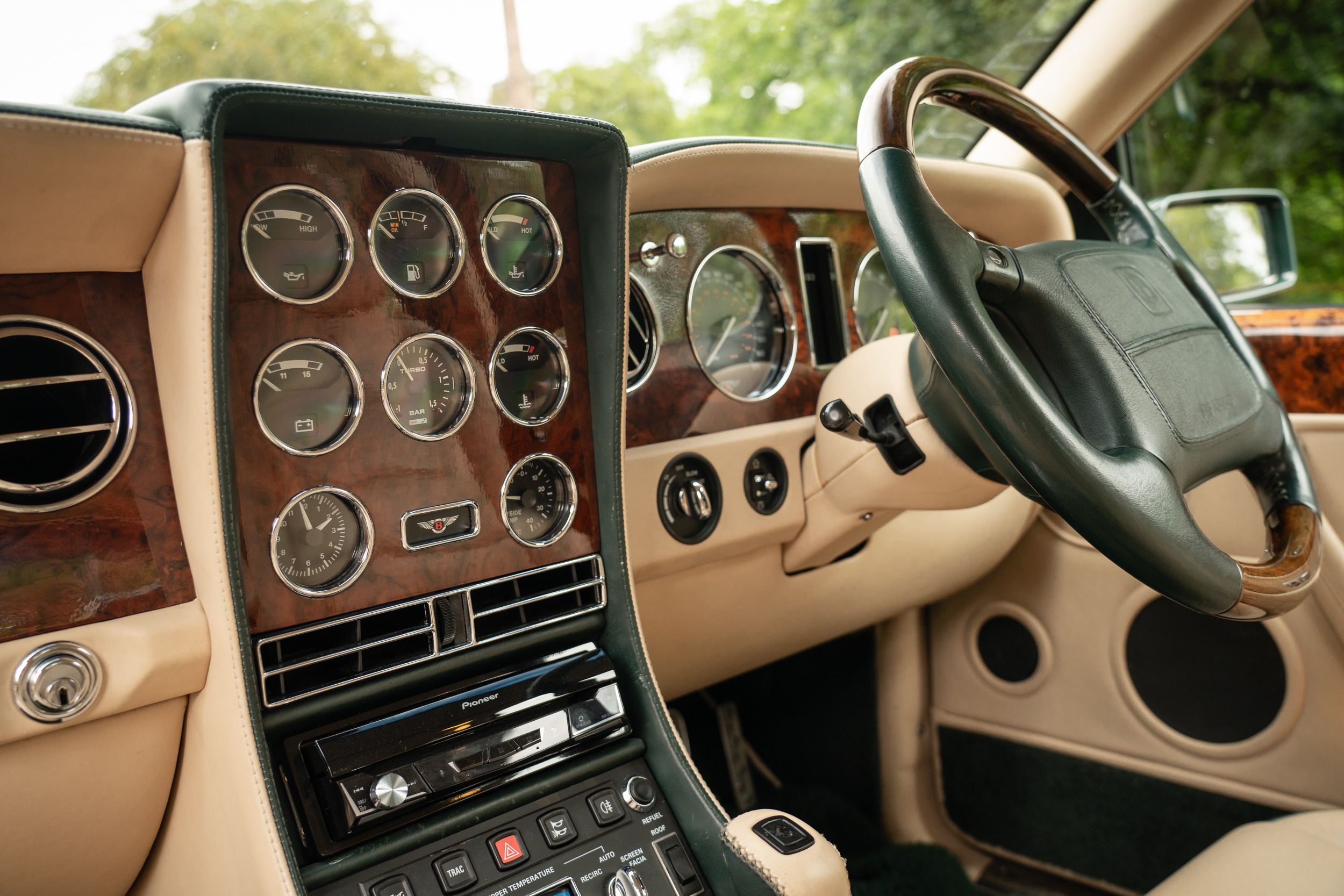 Lot 135 - 1997 Bentley Continental T