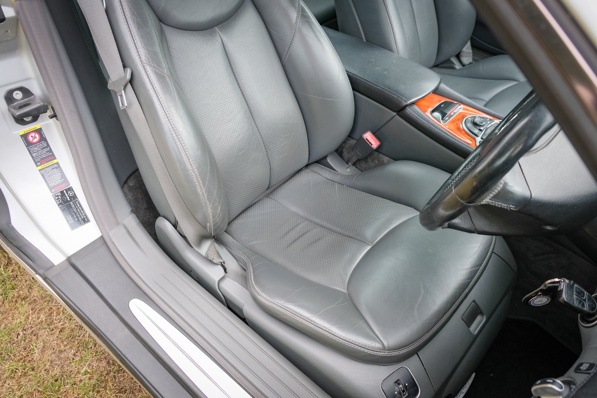2004 Mercedes-Benz SL500