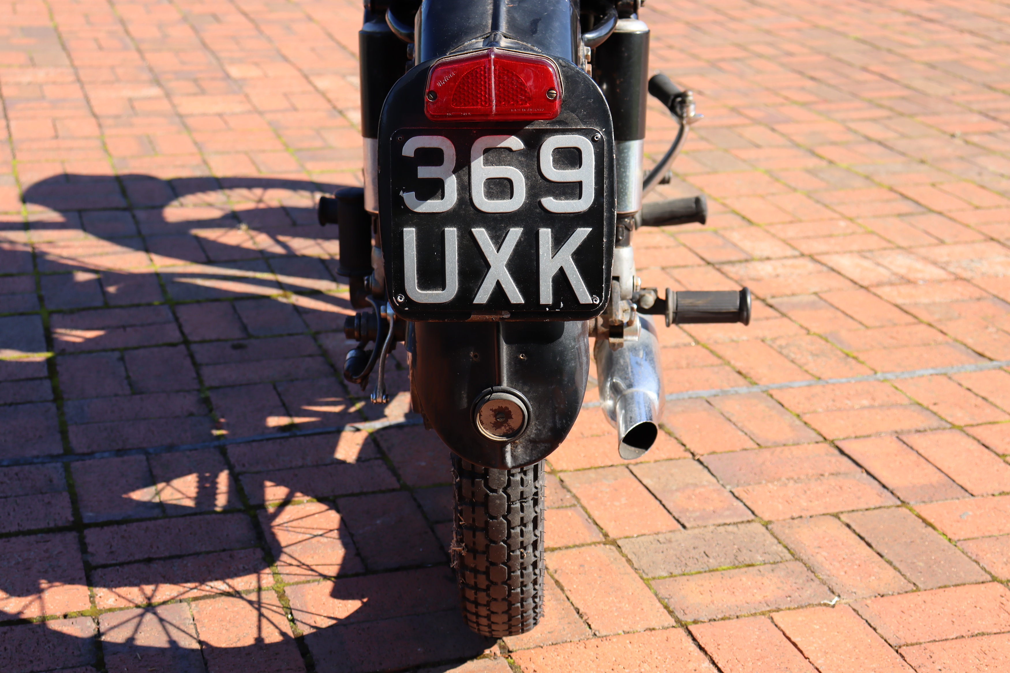 Lot 346 - 1957 Matchless G80