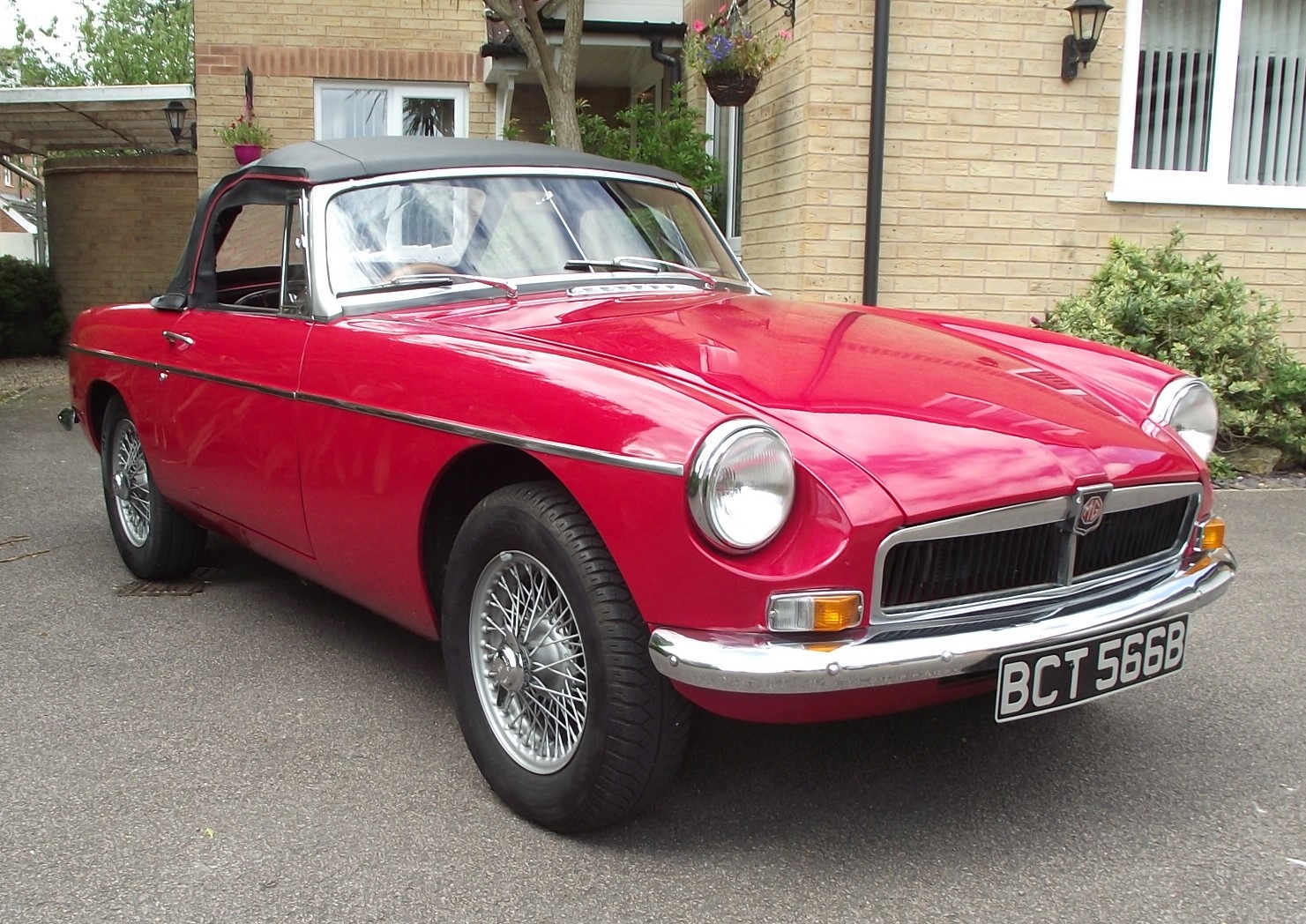 Lot 312 - 1964 MG B Roadster