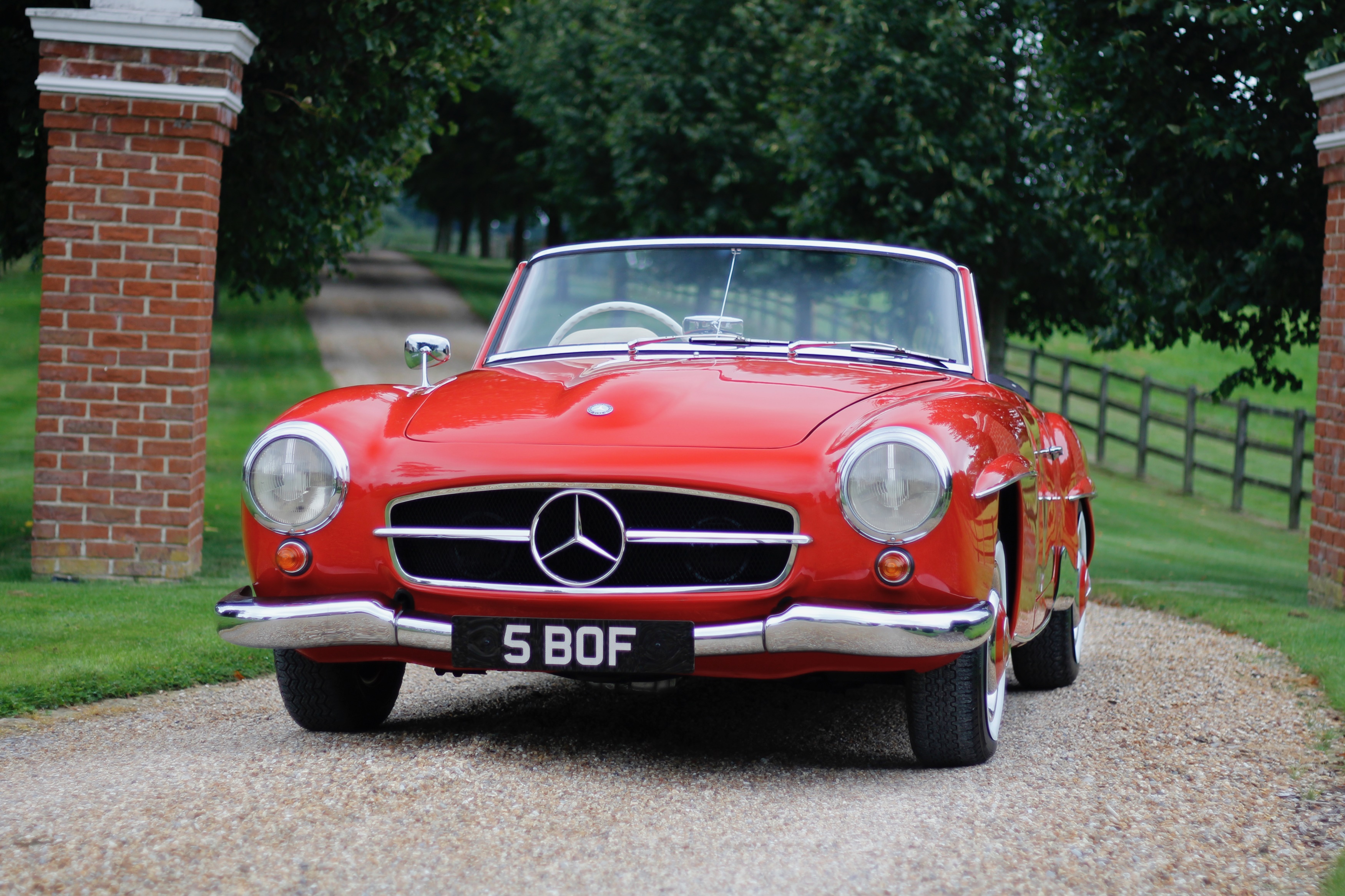 Lot 386 - 1959 Mercedes-Benz 190 SL