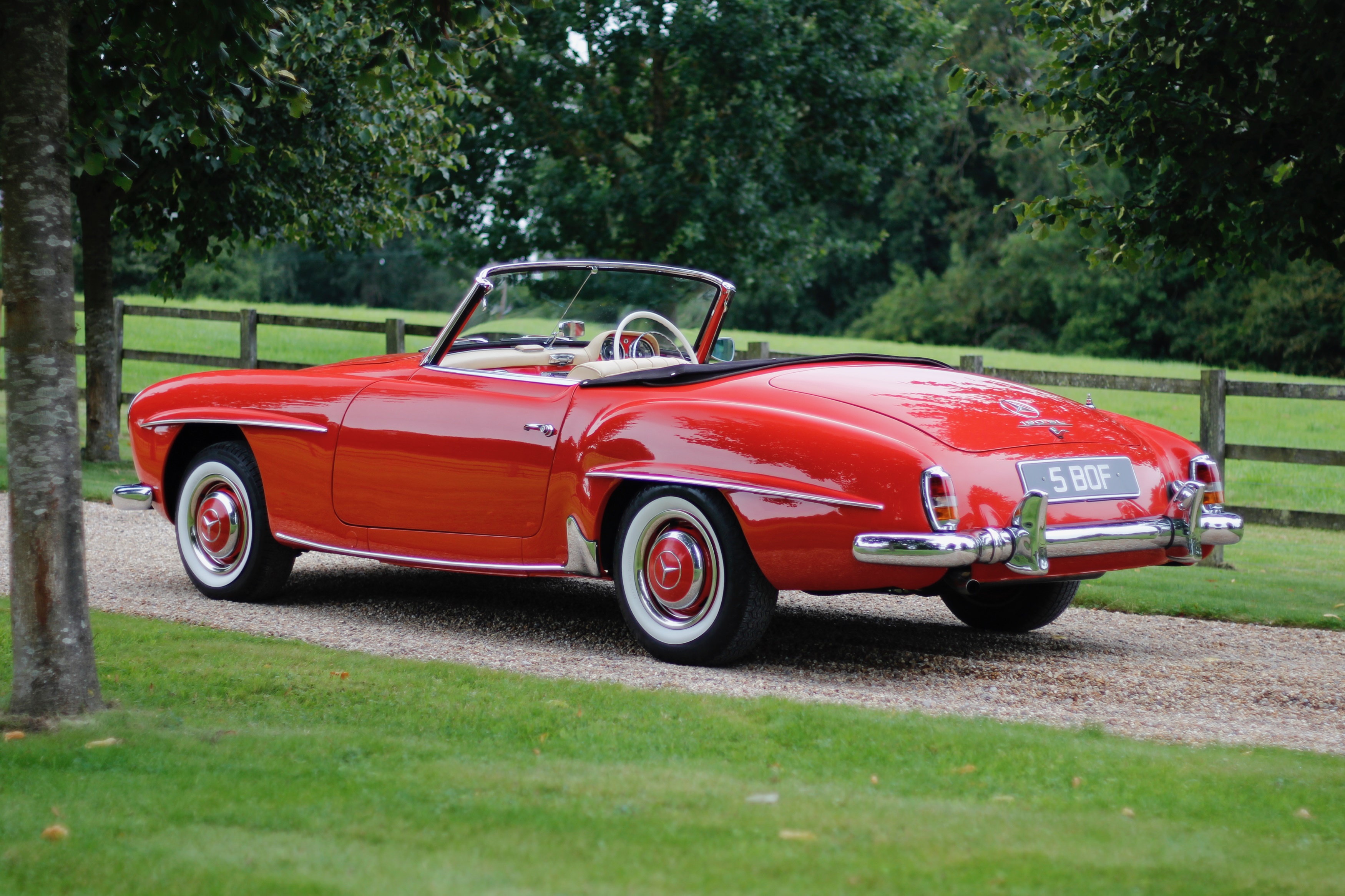 Lot 386 - 1959 Mercedes-Benz 190 SL