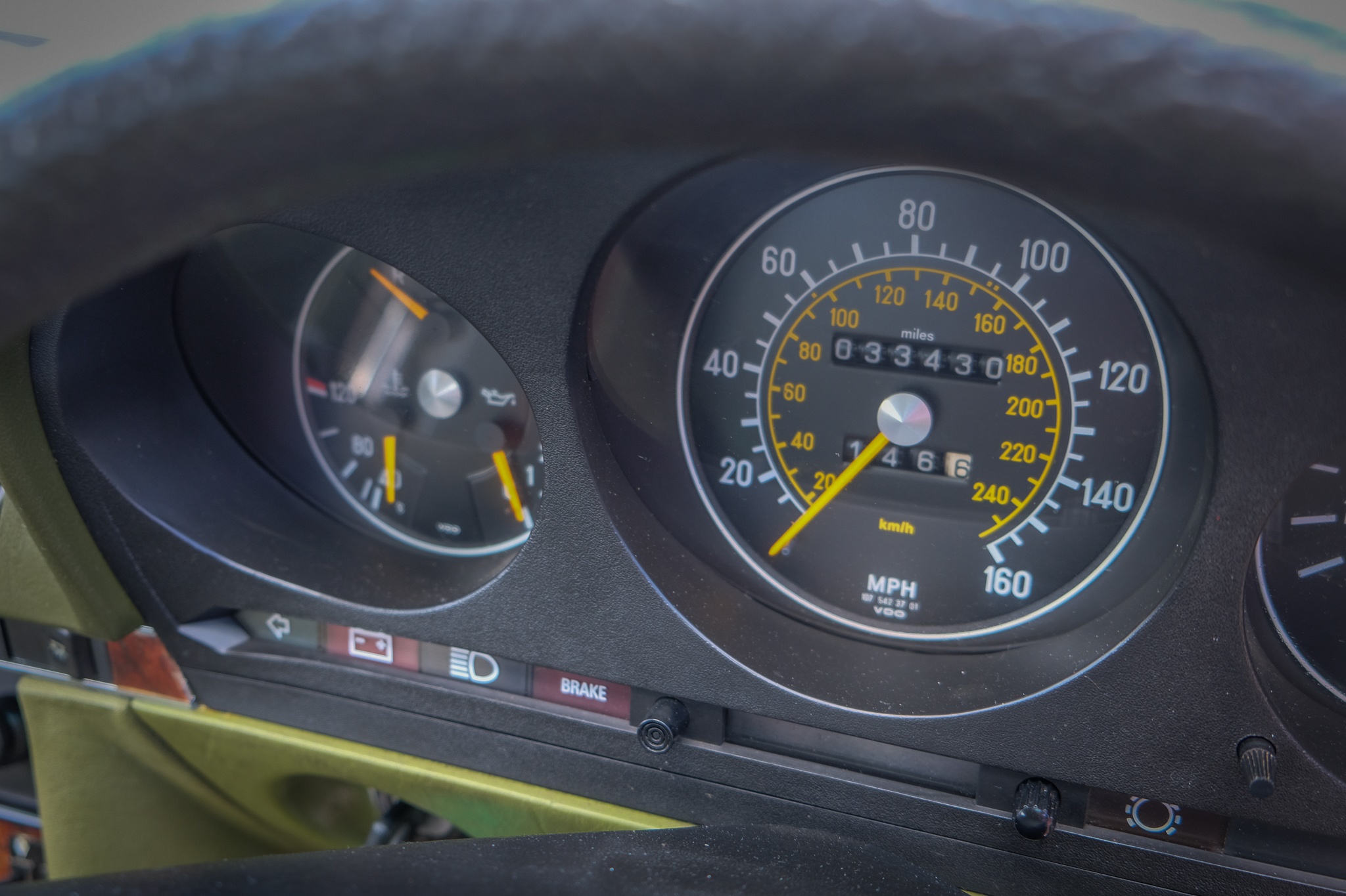 Lot 361 - 1980 Mercedes-Benz 450 SLC