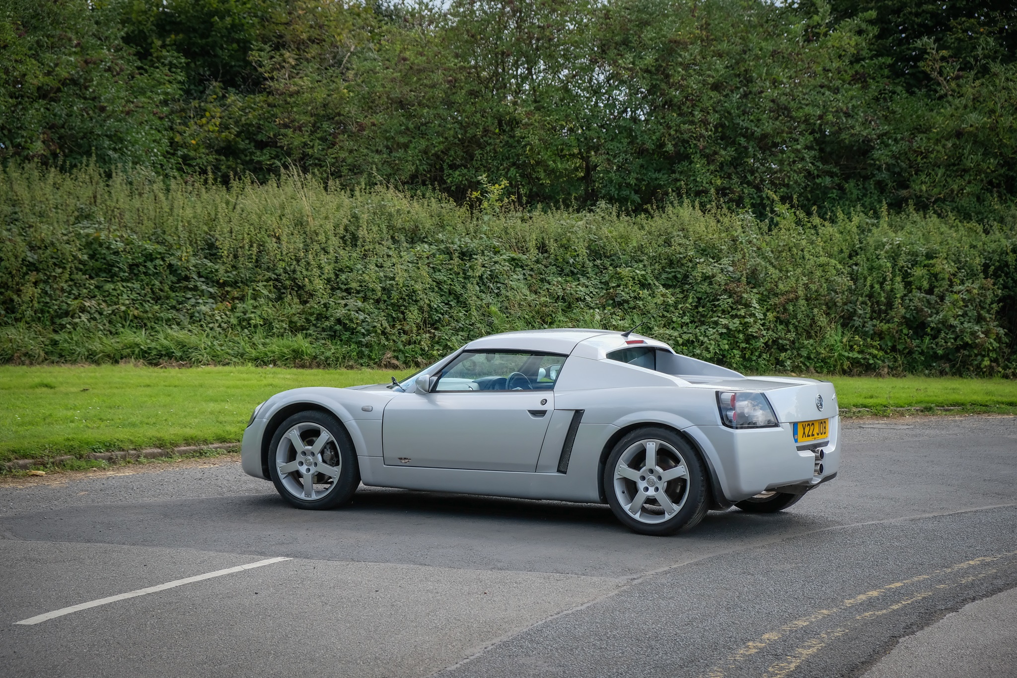 Lot 101 - 2001 Vauxhall VX220