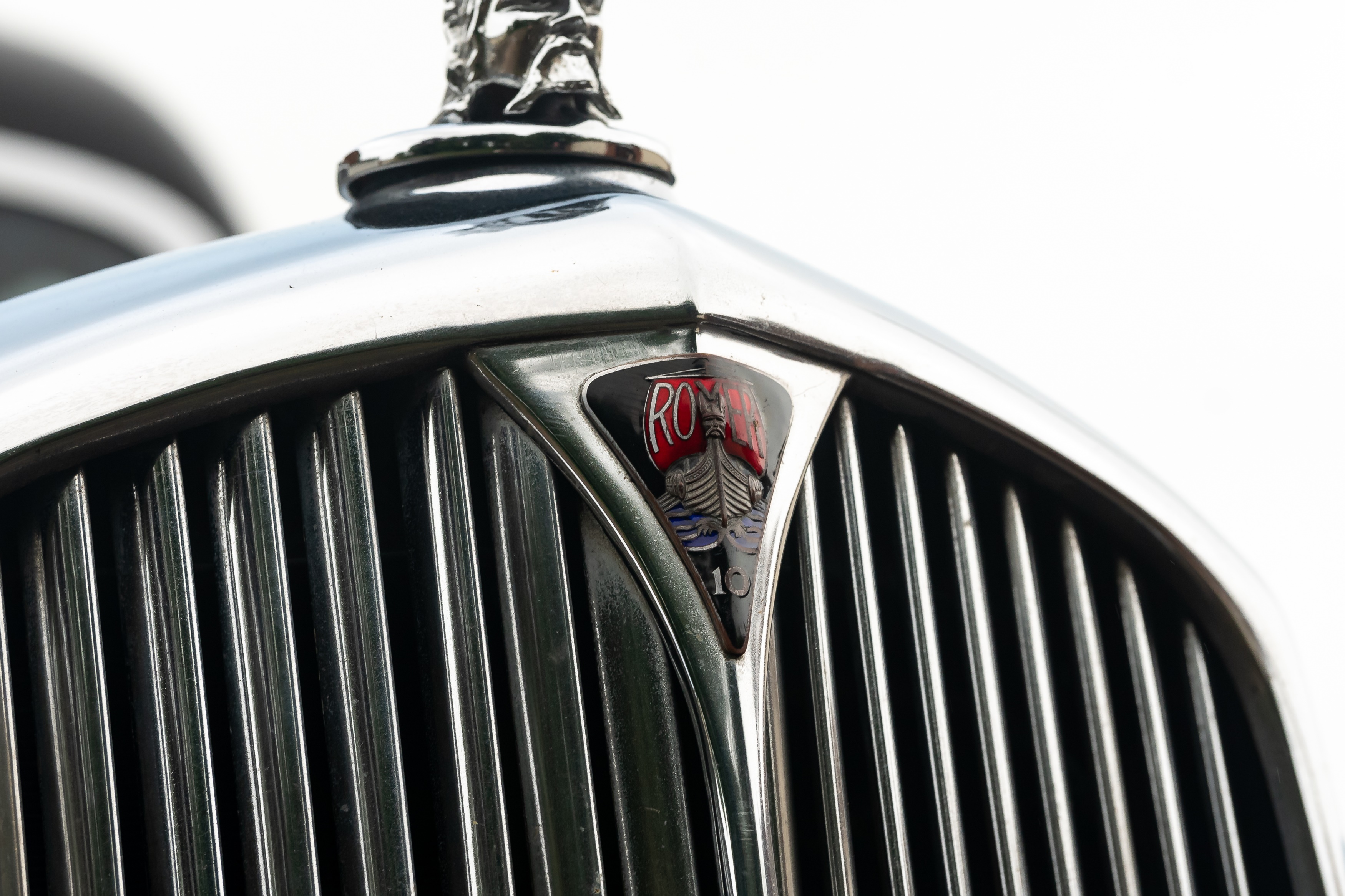 Lot 412 - 1946 Rover 10 P2 'Six Light' Saloon