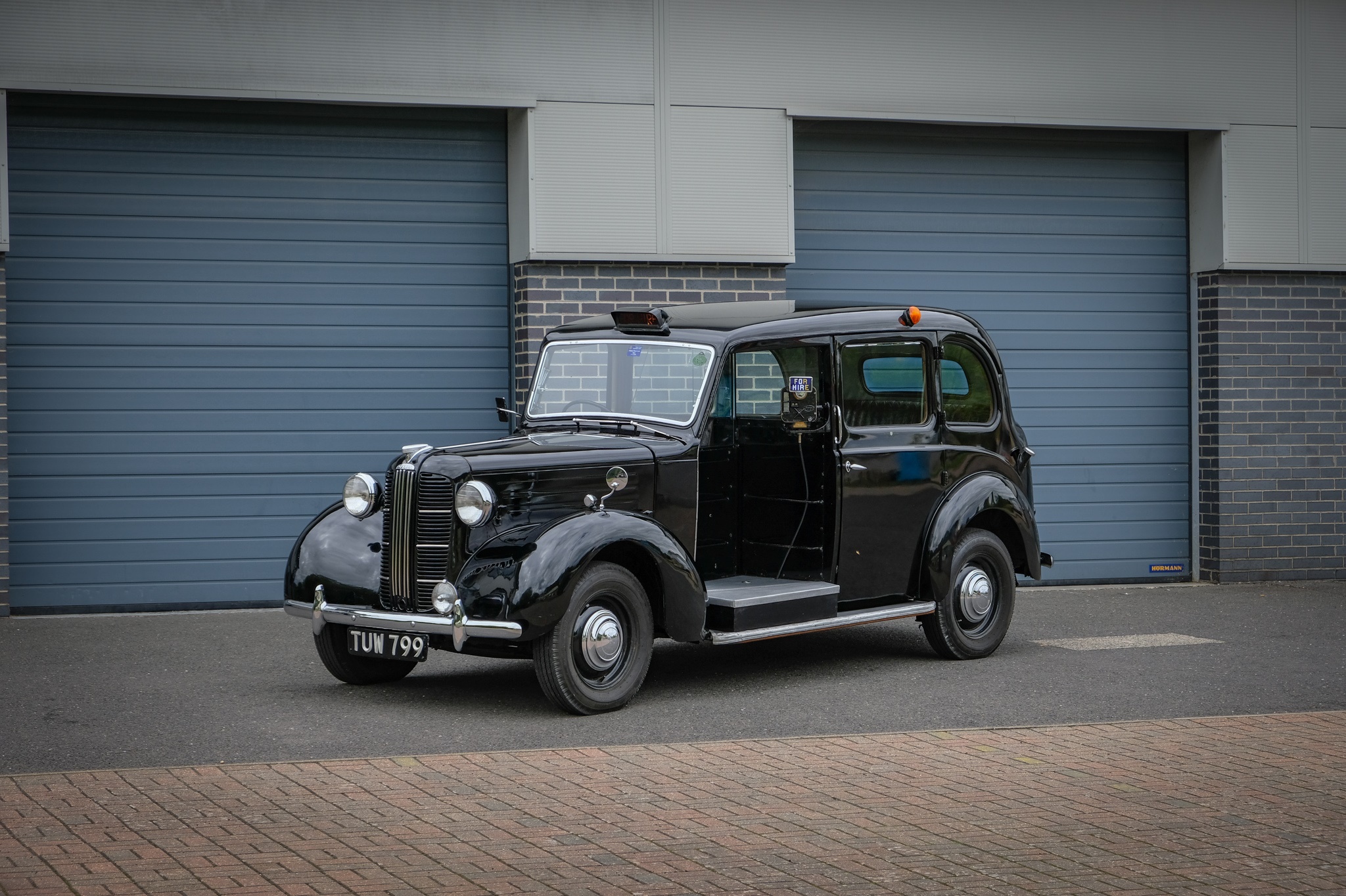 Lot 460 - 1957 Austin FX3D
