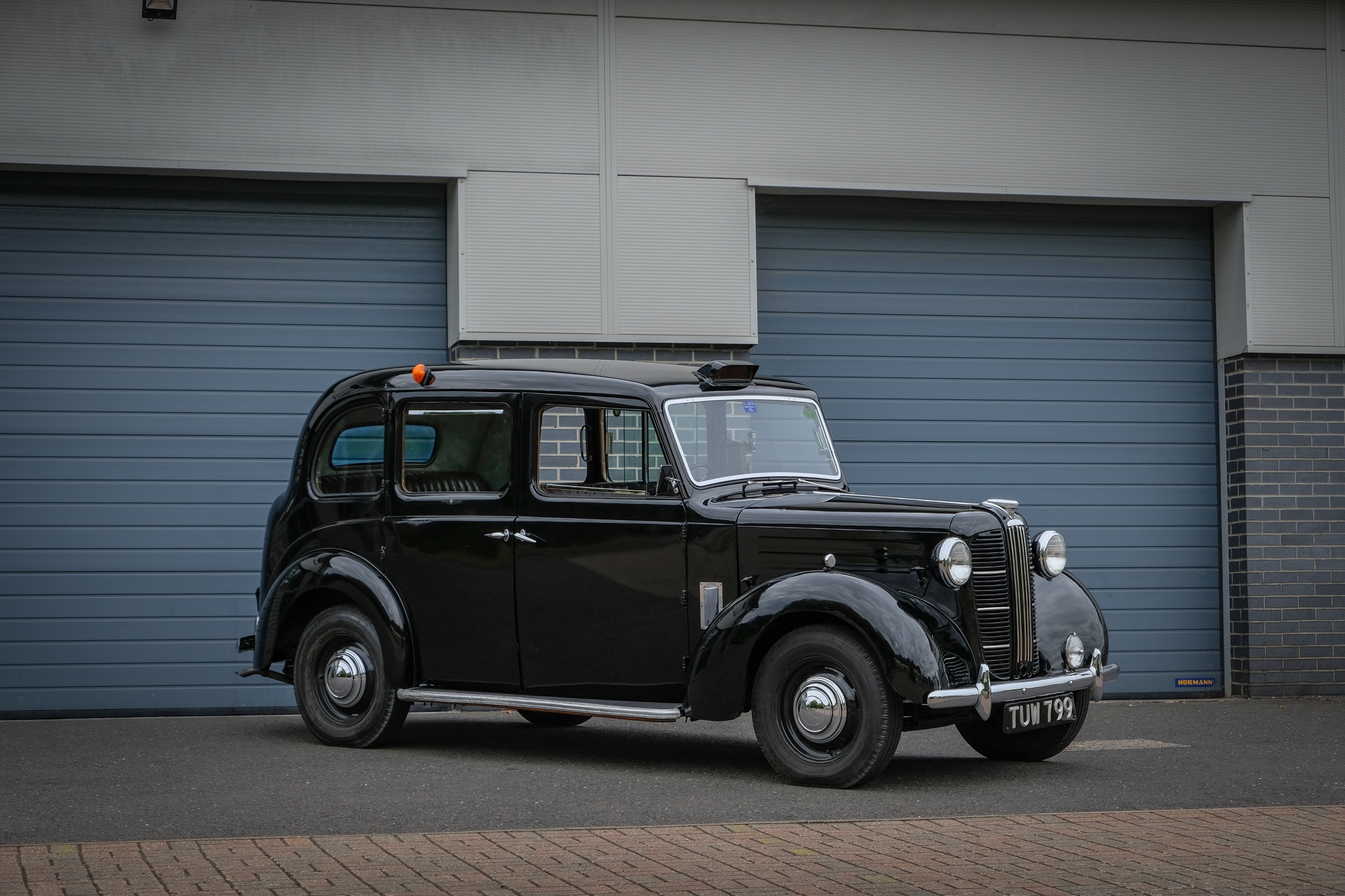 Lot 460 - 1957 Austin FX3D