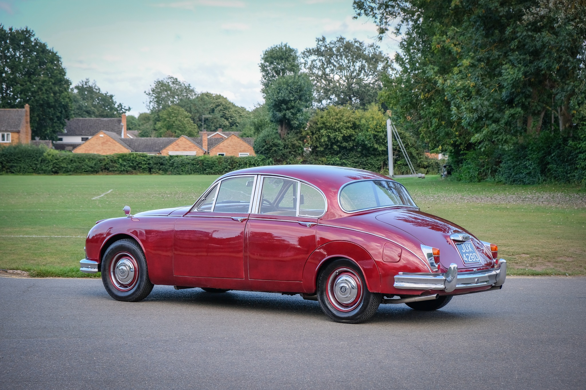 Lot 404 - 1966 Daimler 2.5 V8 Saloon