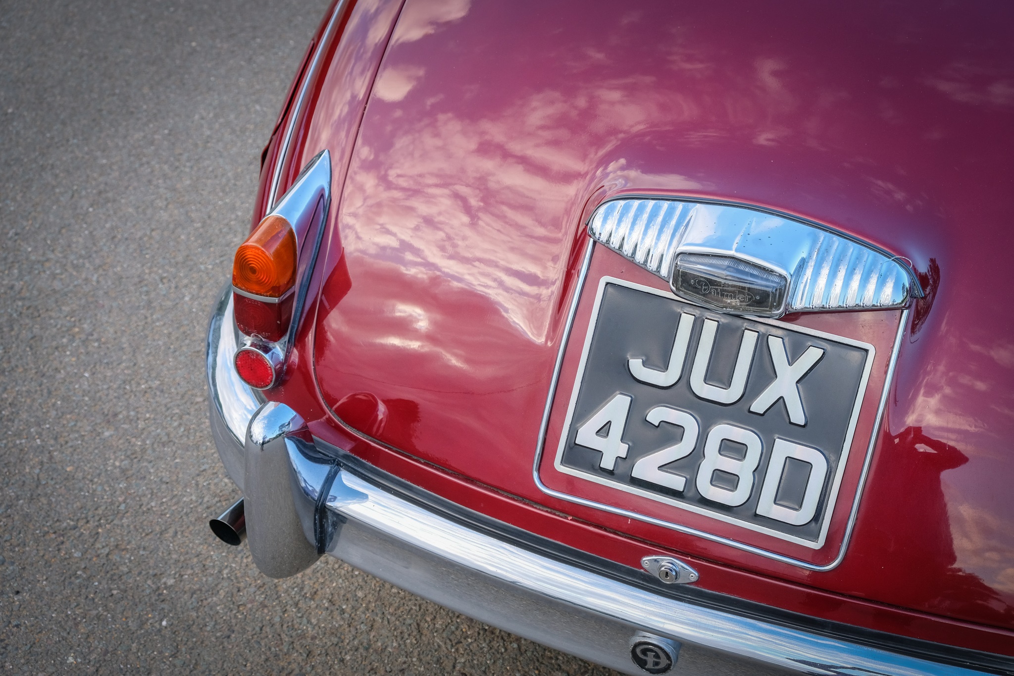 Lot 404 - 1966 Daimler 2.5 V8 Saloon