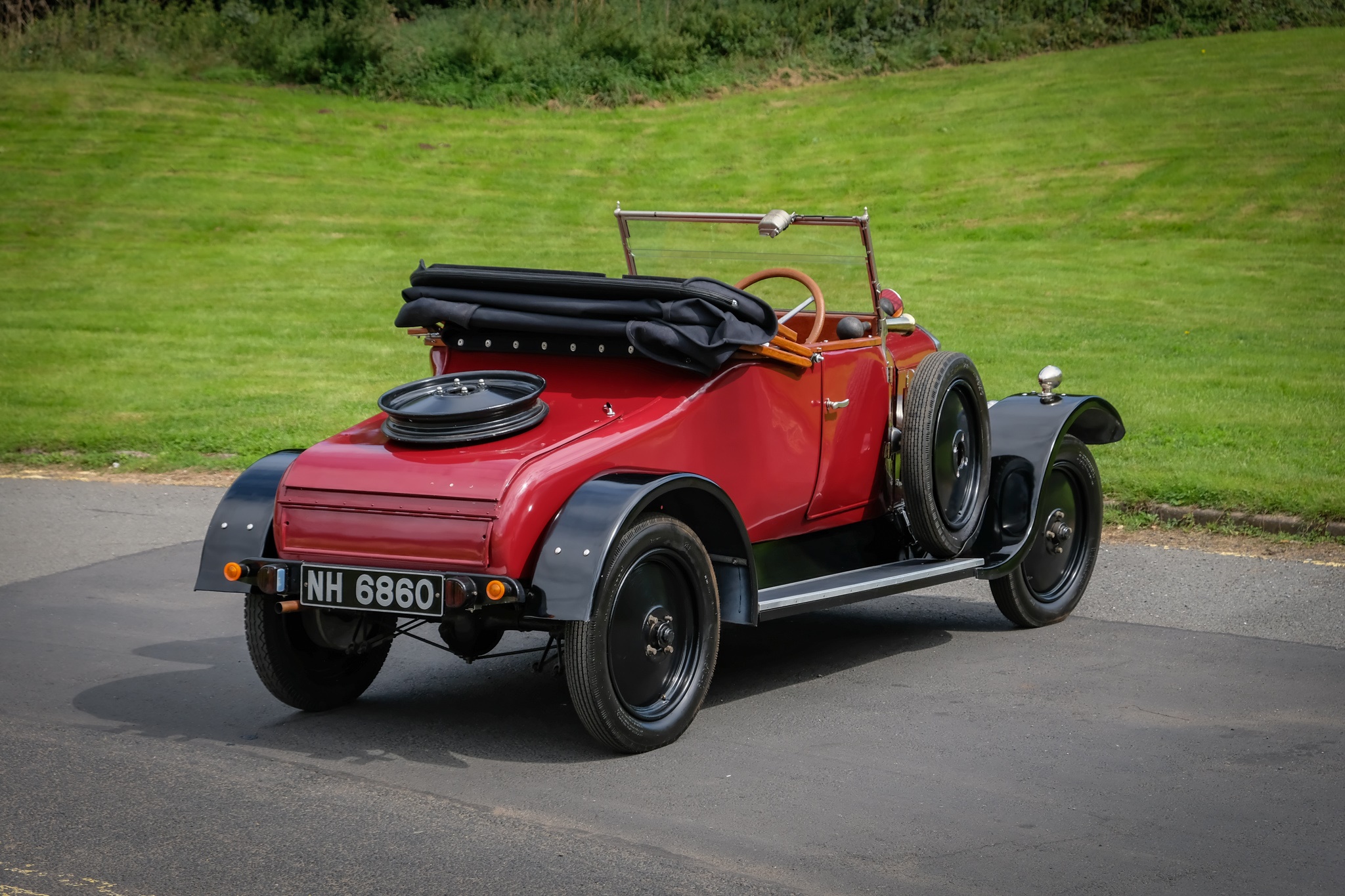 Lot 461 - 1926 Singer 10/26 Two-Seater DHC with Dickey