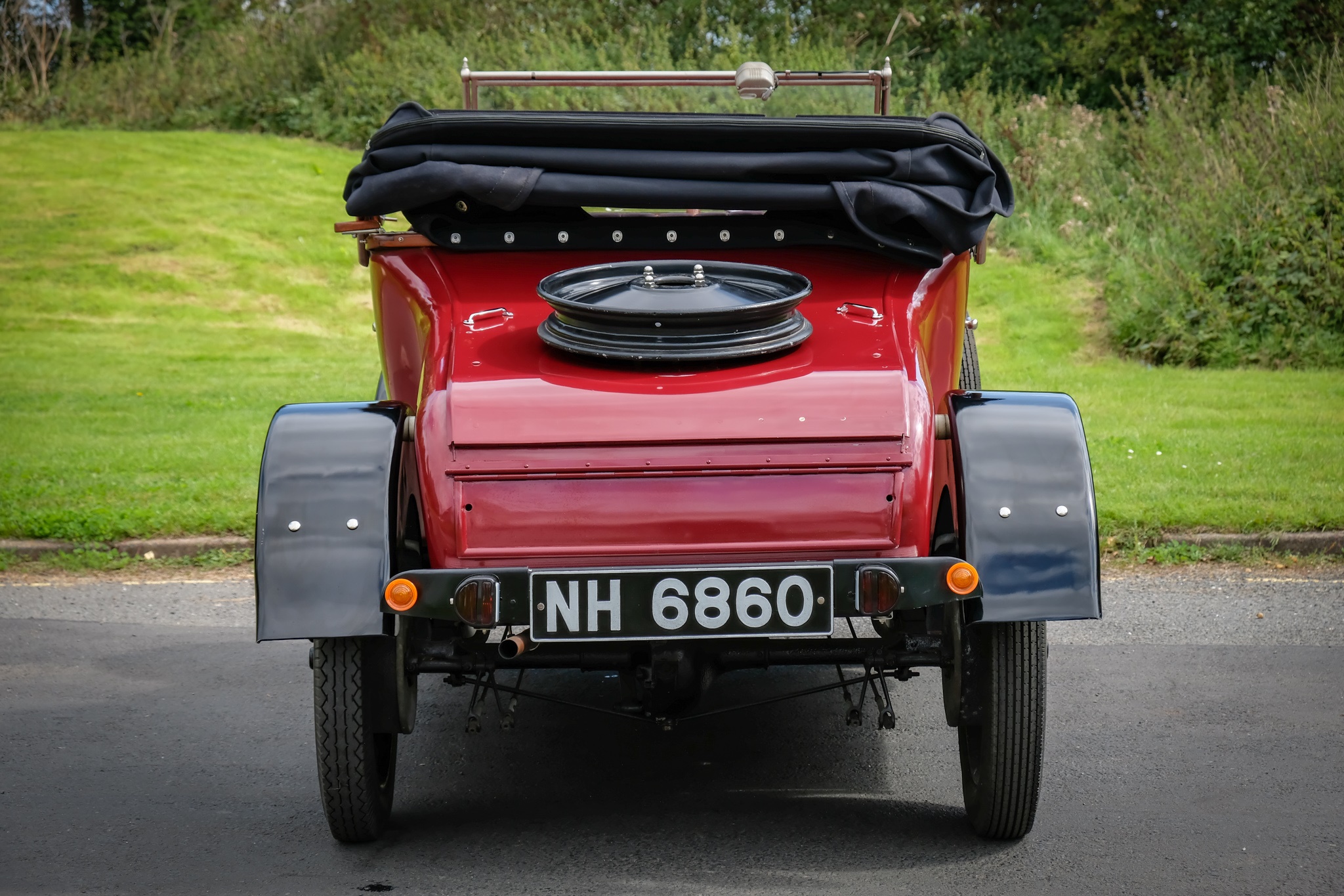 Lot 461 - 1926 Singer 10/26 Two-Seater DHC with Dickey