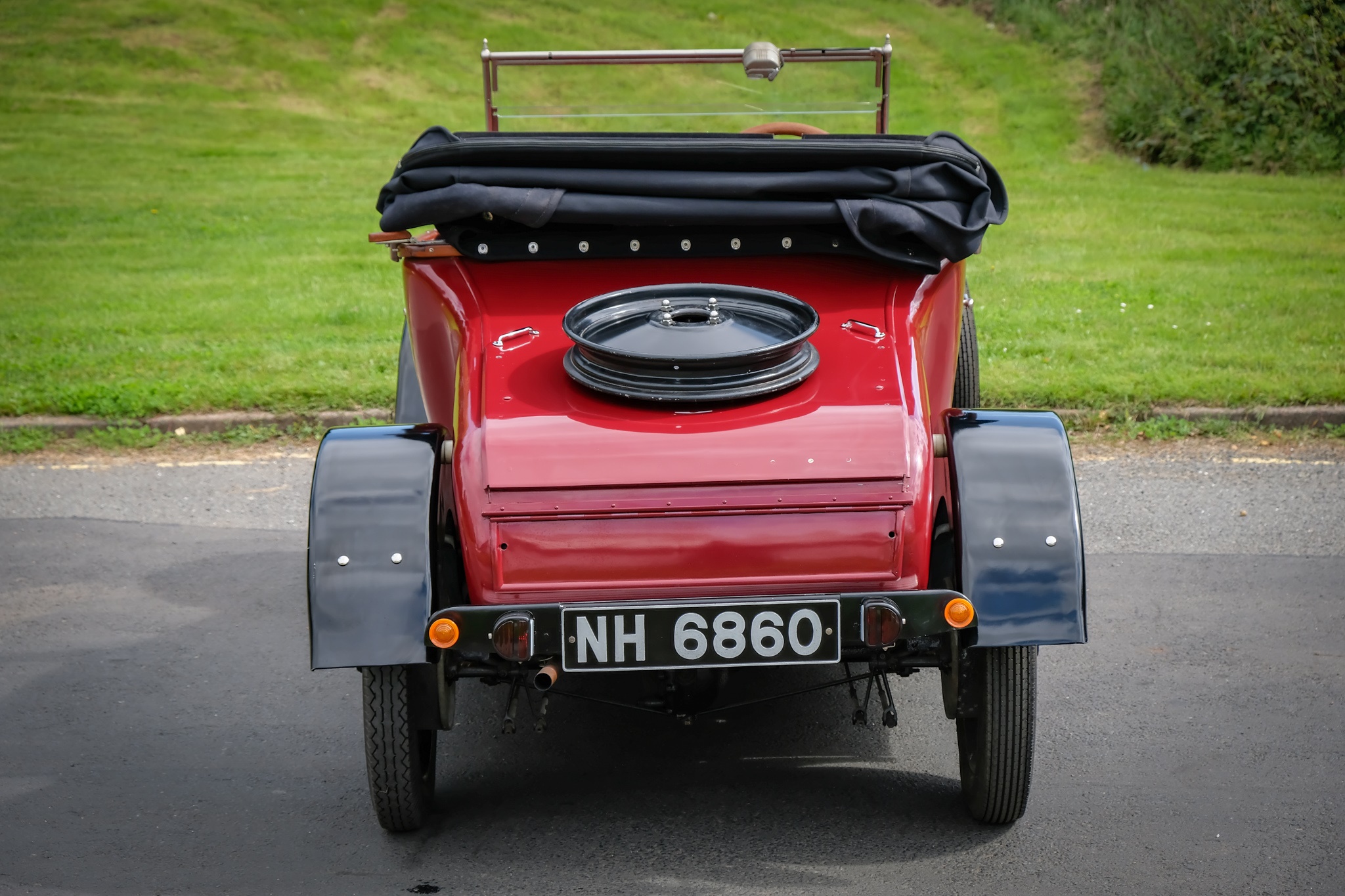 Lot 461 - 1926 Singer 10/26 Two-Seater DHC with Dickey