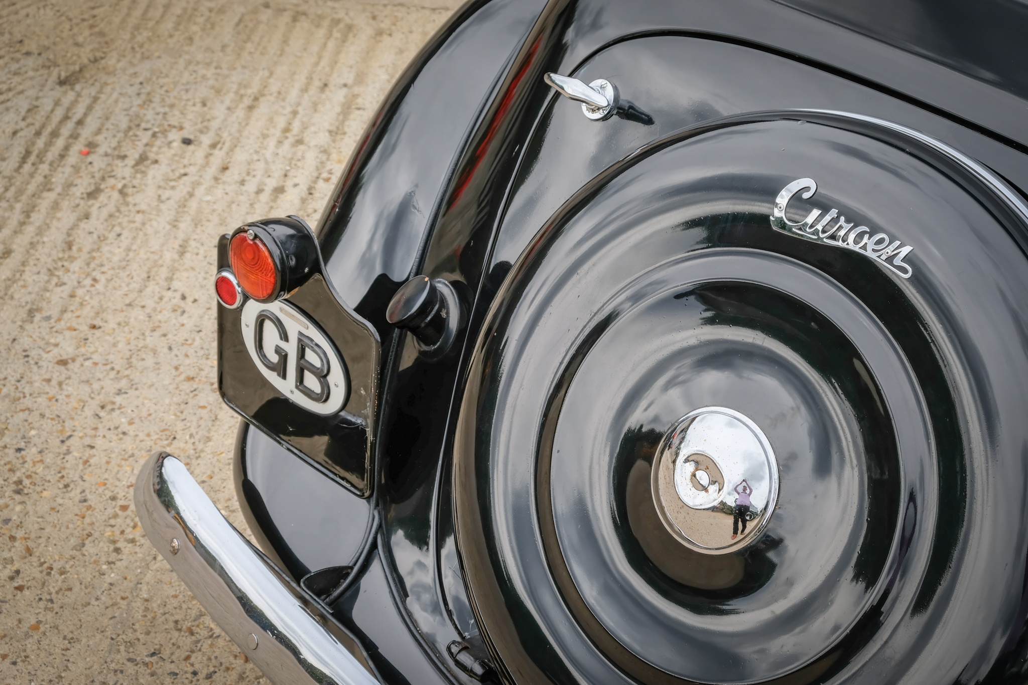 Lot 335 - 1950 Citroen Light 15 Traction Avant