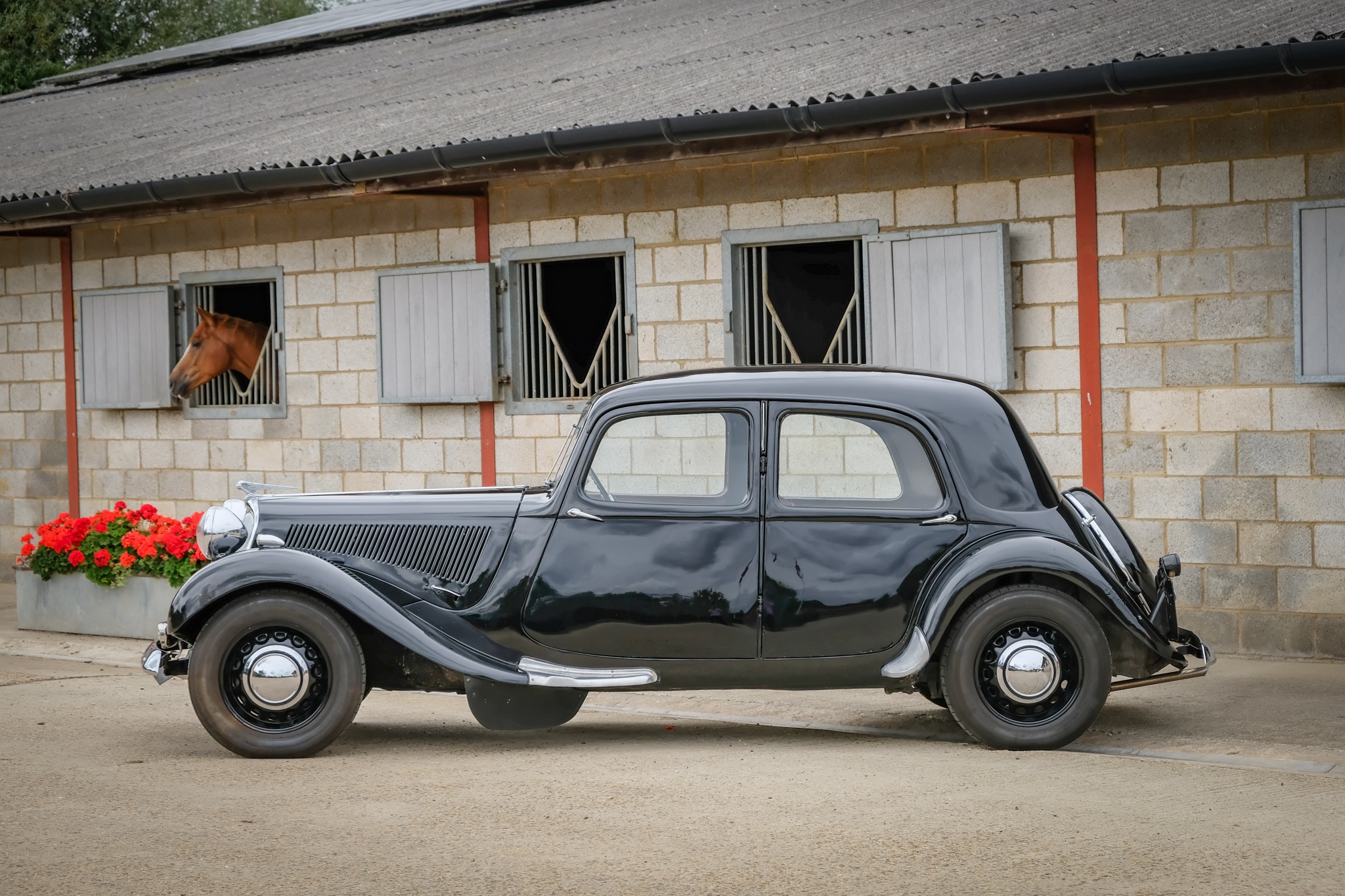 Lot 335 - 1950 Citroen Light 15 Traction Avant