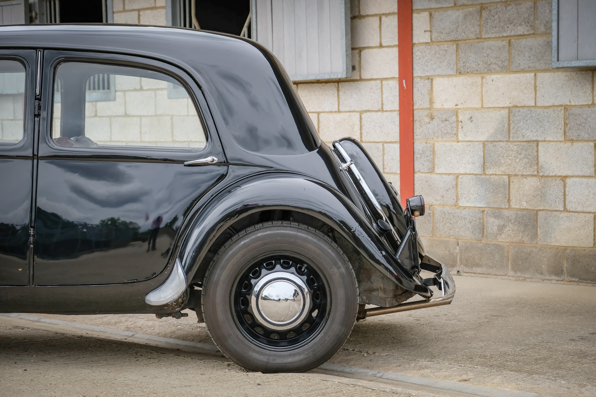 Lot 335 - 1950 Citroen Light 15 Traction Avant