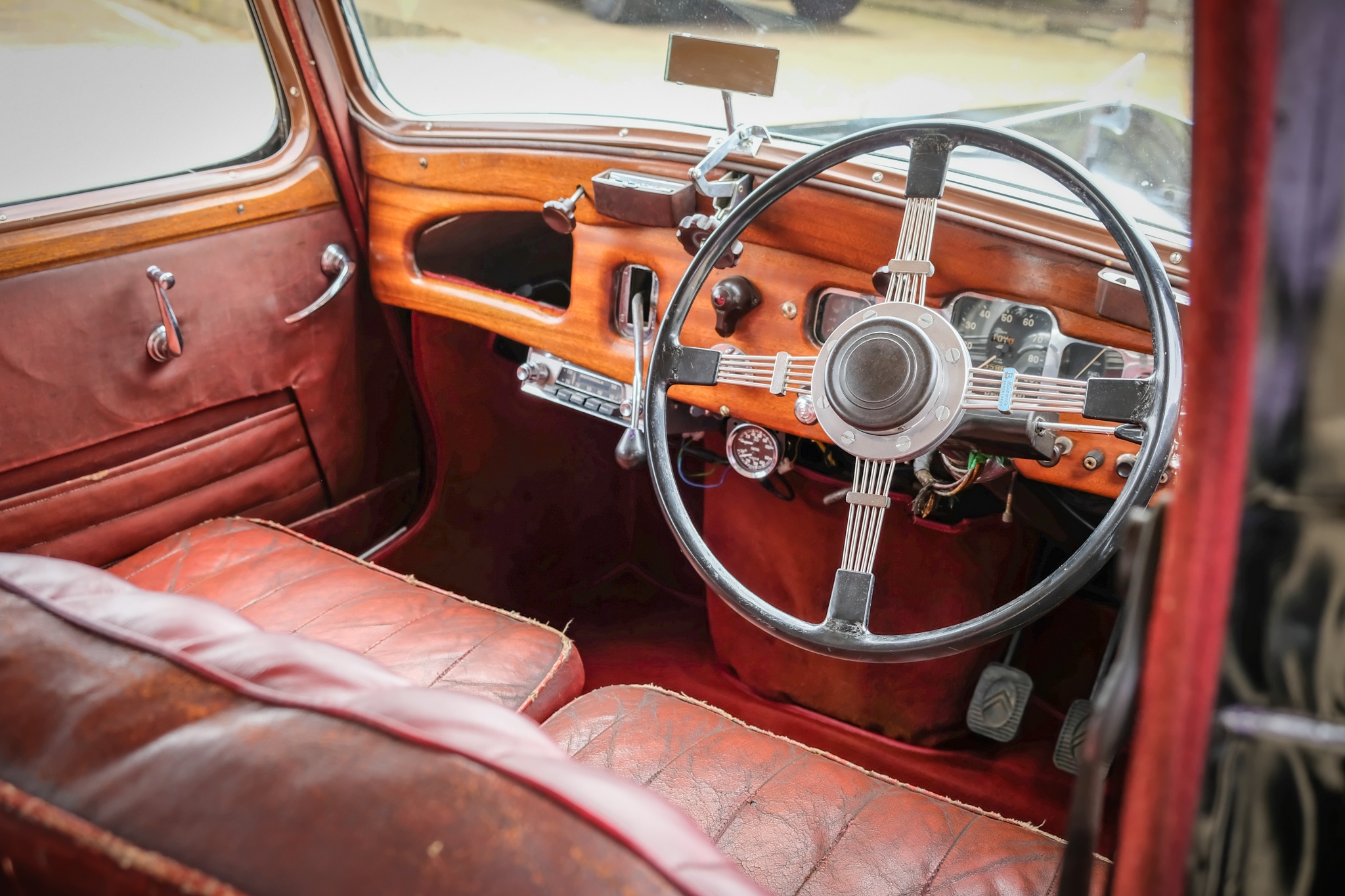 Lot 335 - 1950 Citroen Light 15 Traction Avant