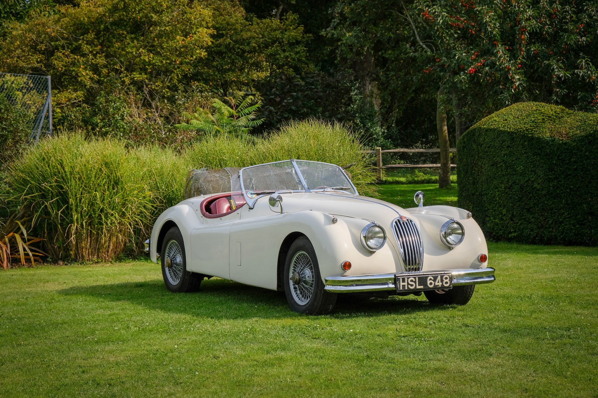 Lot 440 - 1955 Jaguar XK140 SE Roadster