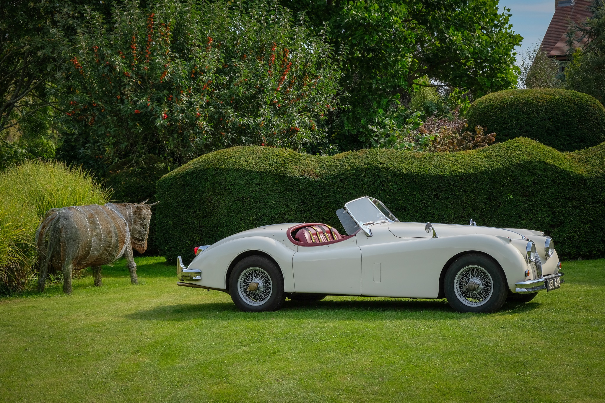 Lot 440 - 1955 Jaguar XK140 SE Roadster