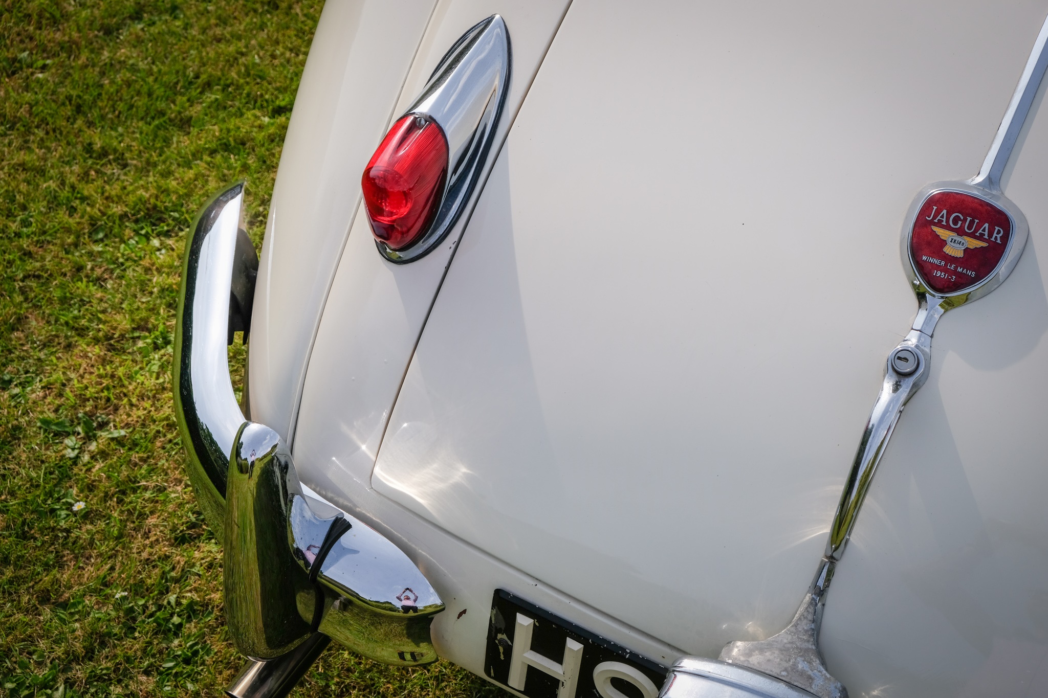 Lot 440 - 1955 Jaguar XK140 SE Roadster