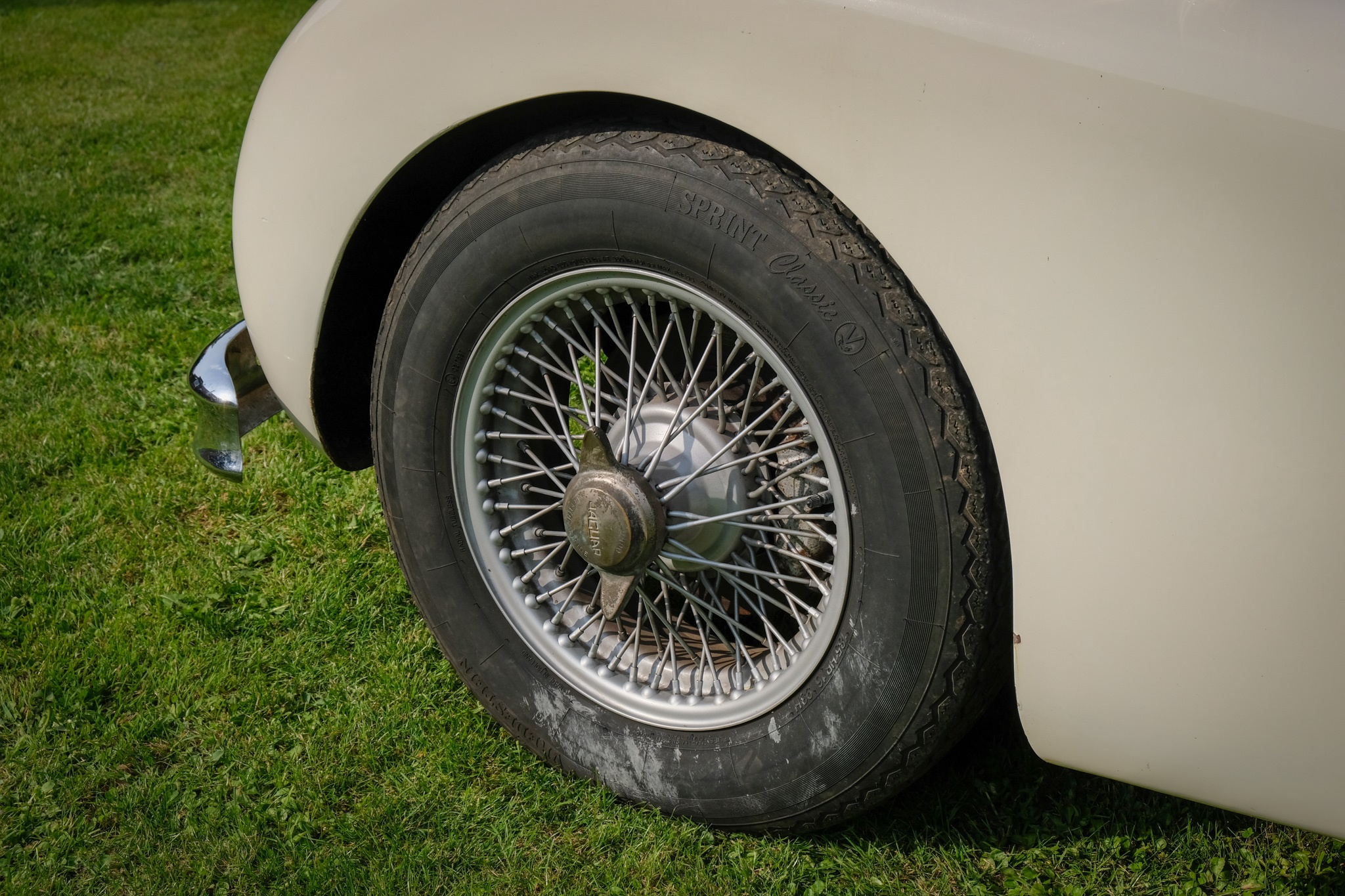 Lot 440 - 1955 Jaguar XK140 SE Roadster