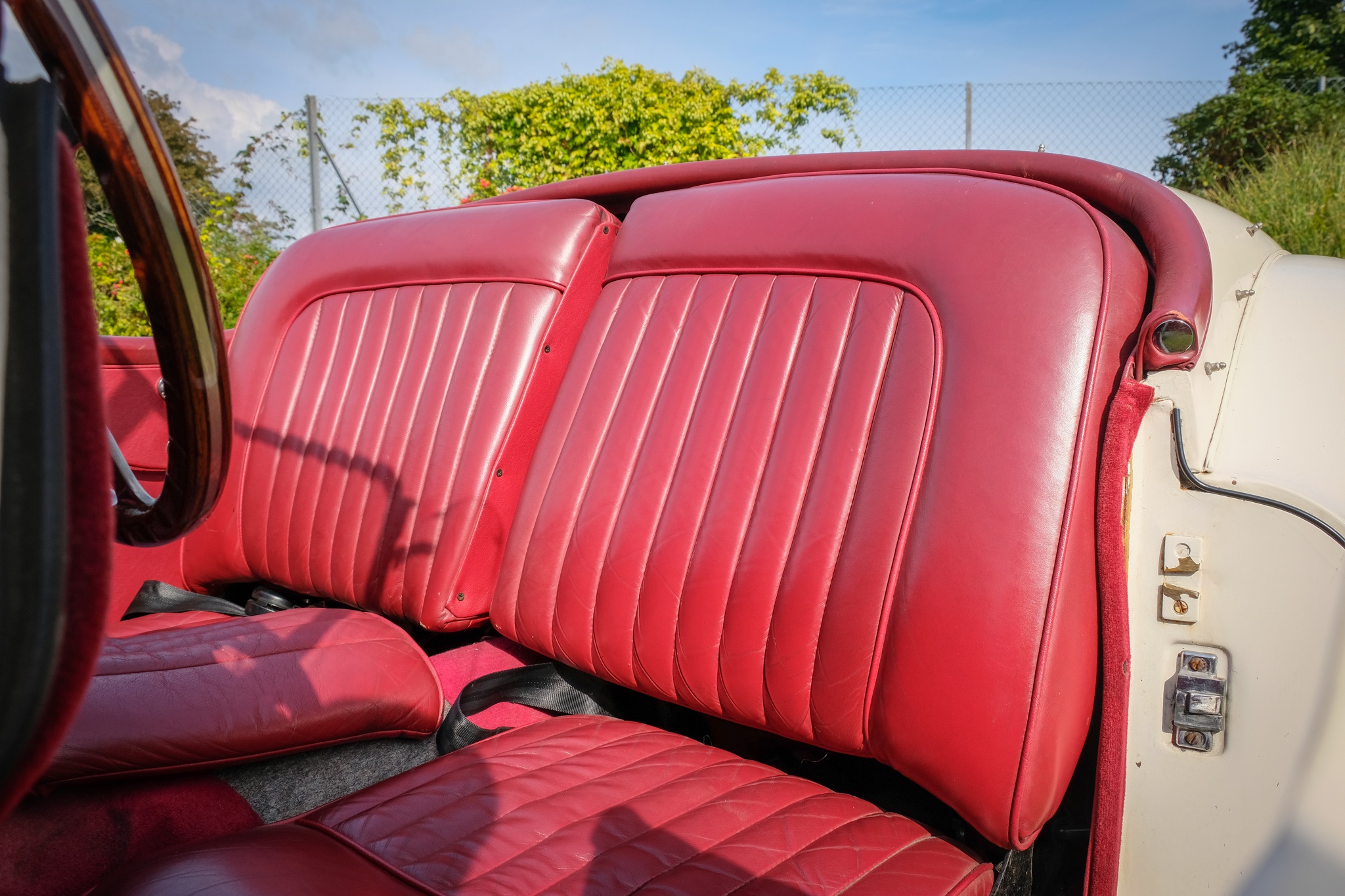 Lot 440 - 1955 Jaguar XK140 SE Roadster