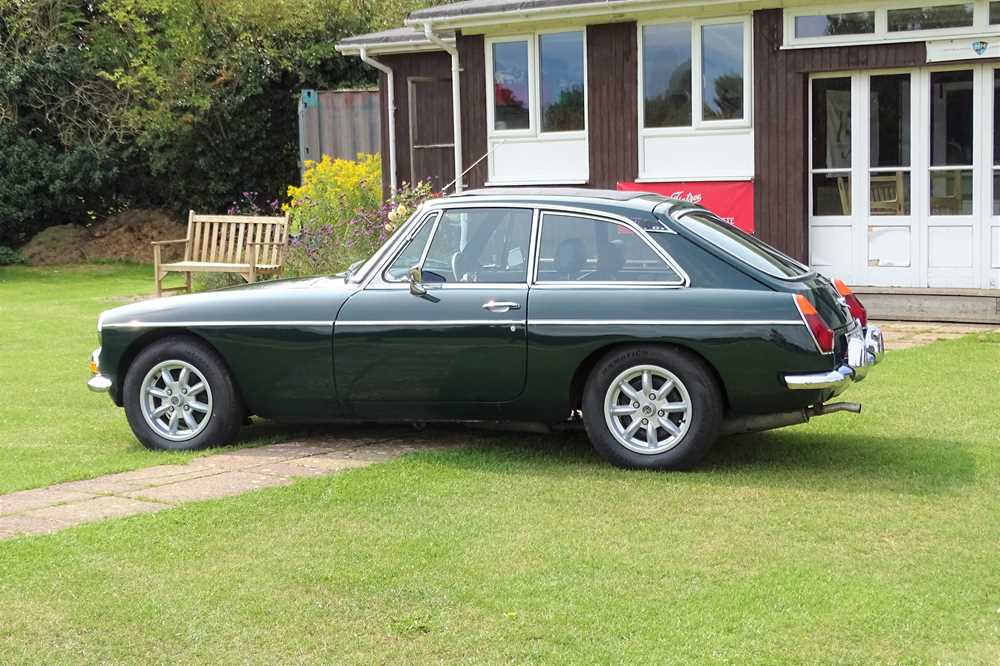Lot 300 - 1977 MGB GT