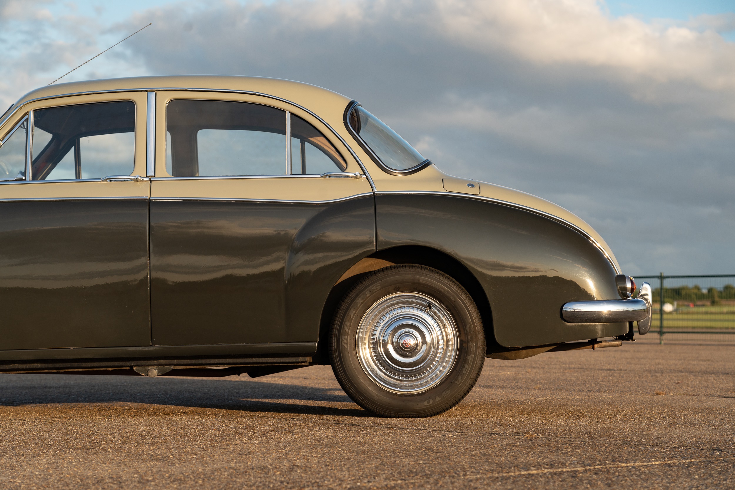 Lot 471 - 1958 MG Magnette ZB Varitone