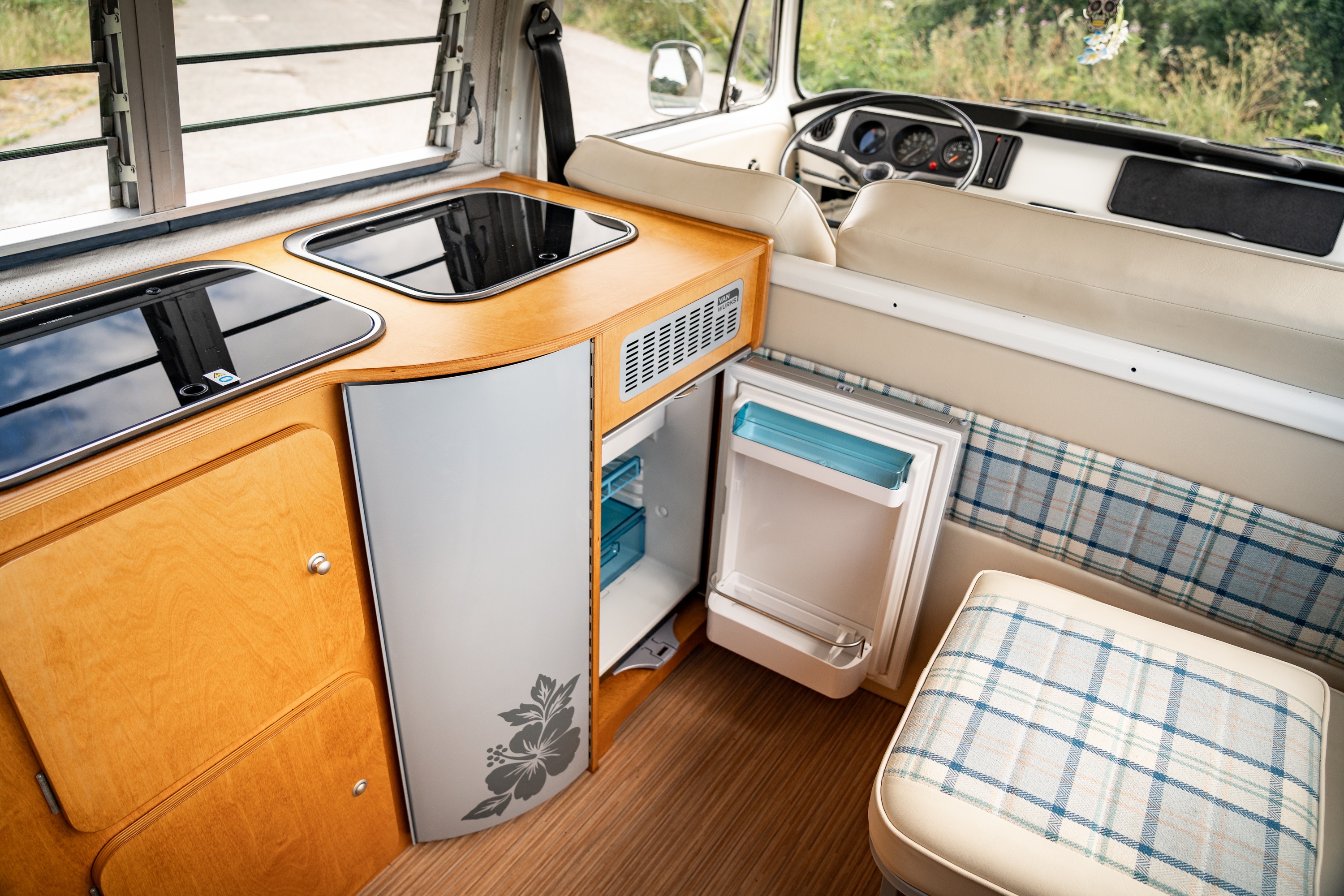 Lot 465 - 1976 Volkswagen Type 2 Camper Van