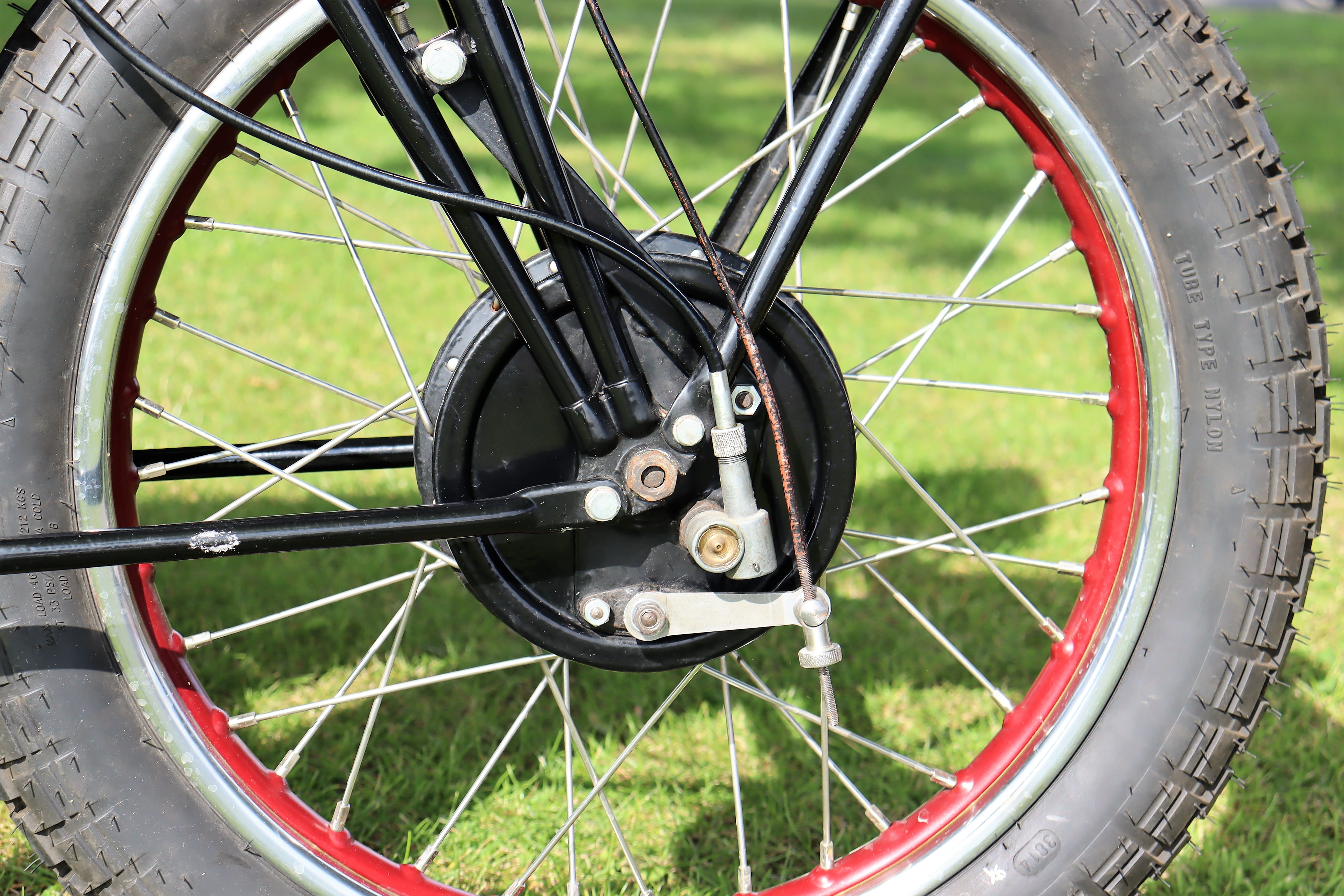 Lot 379 - 1946 Ariel NG 350