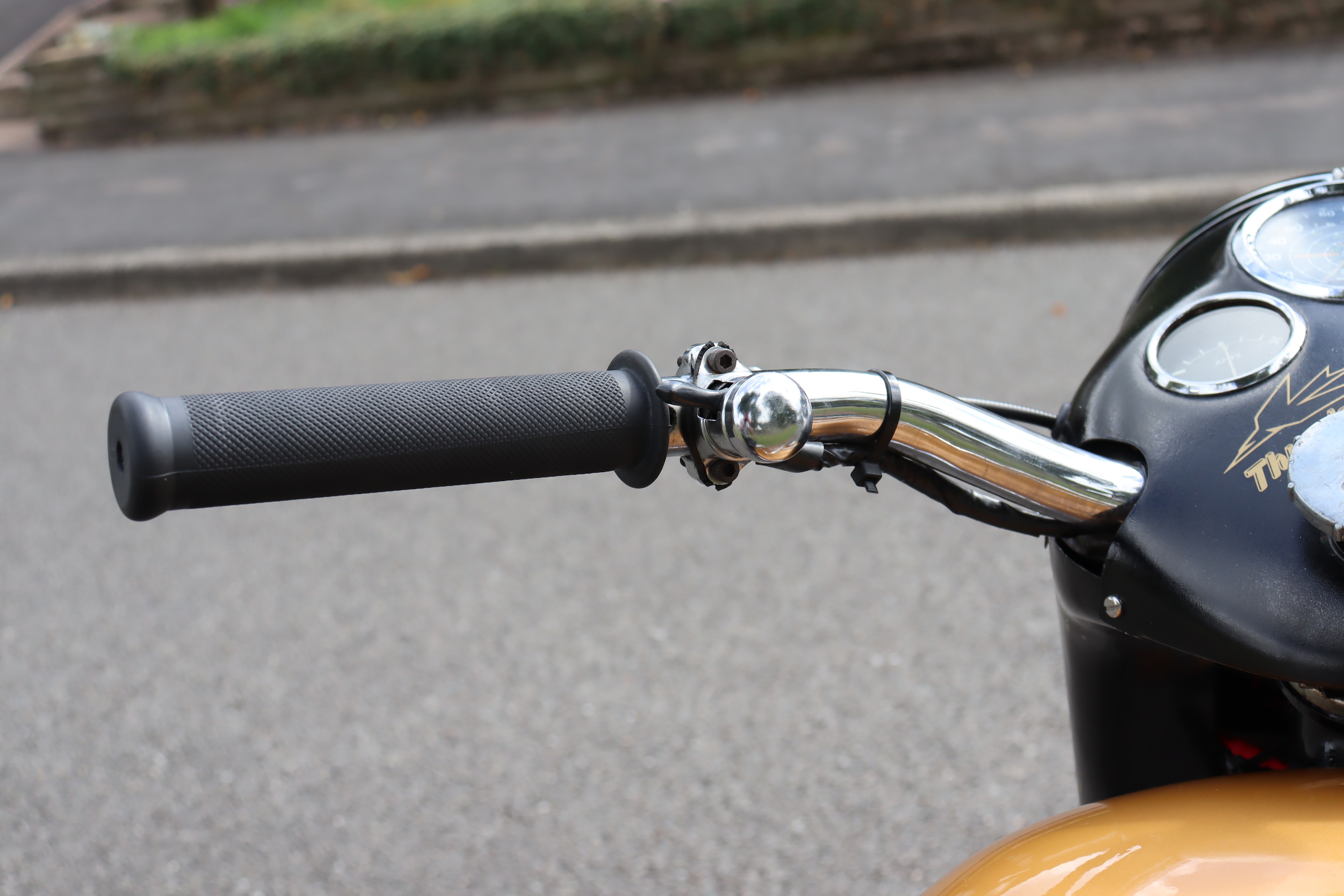 Lot 325 - 1958 Triumph Thunderbird