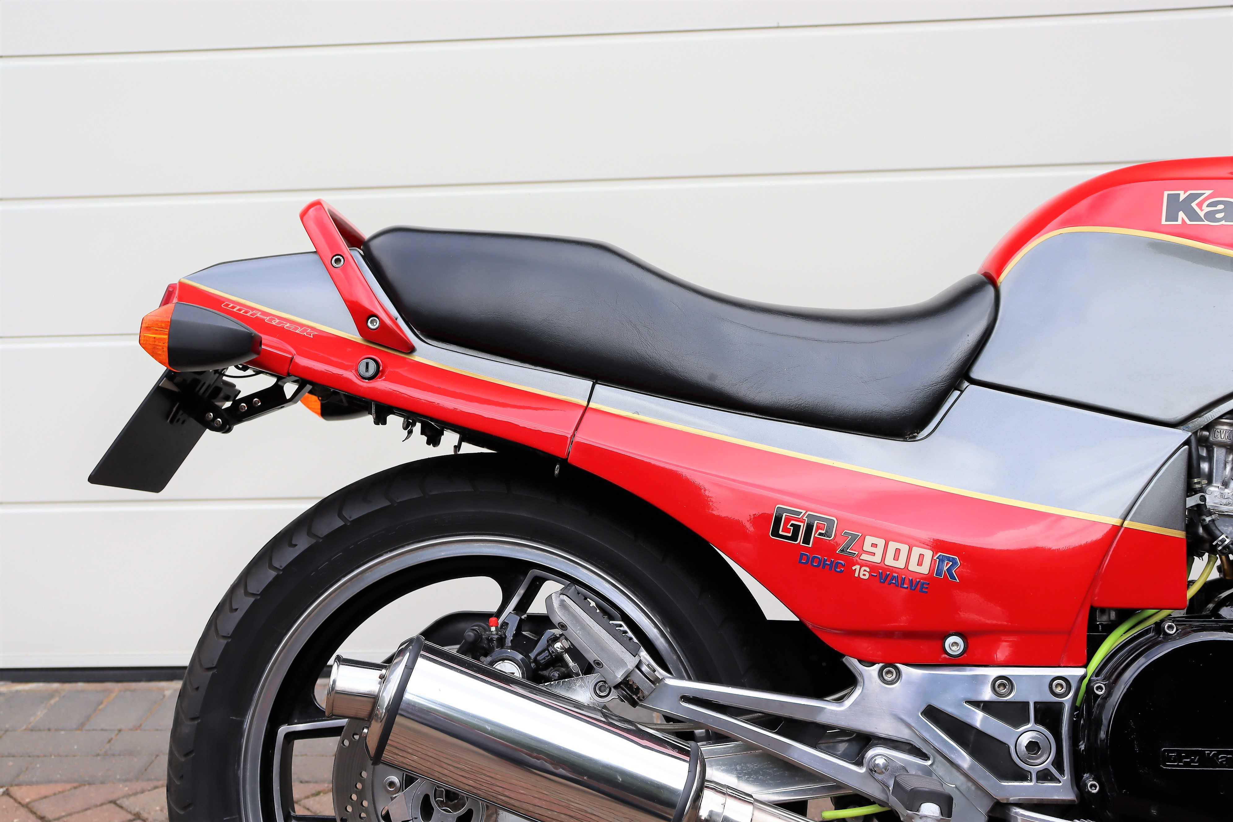 Lot 200 - 1984 Kawasaki GPZ 900R