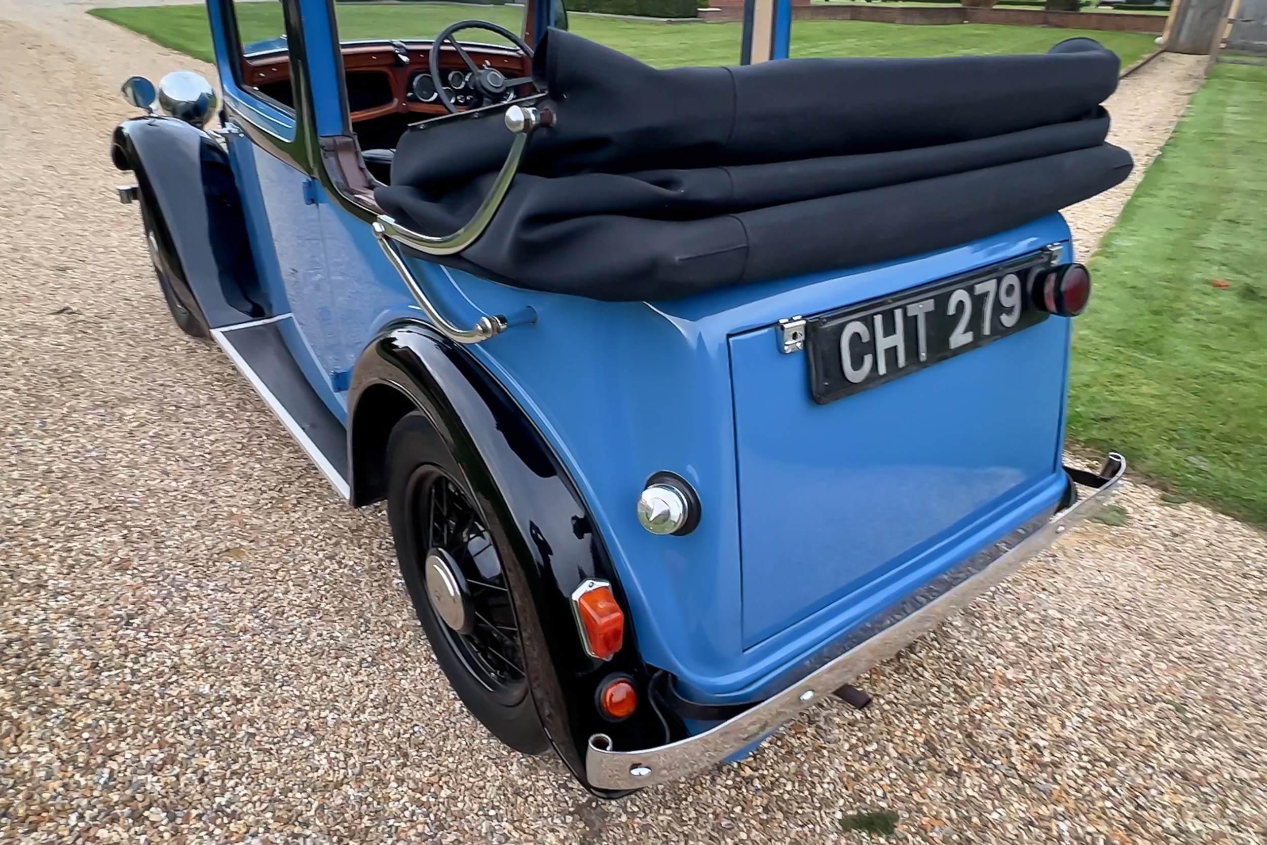 Lot 14 - 1936 Austin 10/4 Colwyn Cabriolet