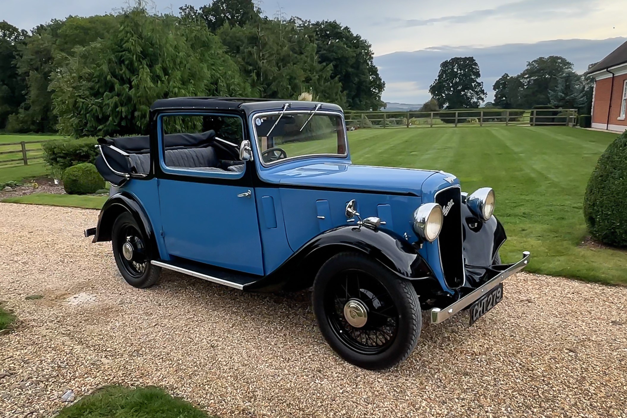 Lot 14 - 1936 Austin 10/4 Colwyn Cabriolet