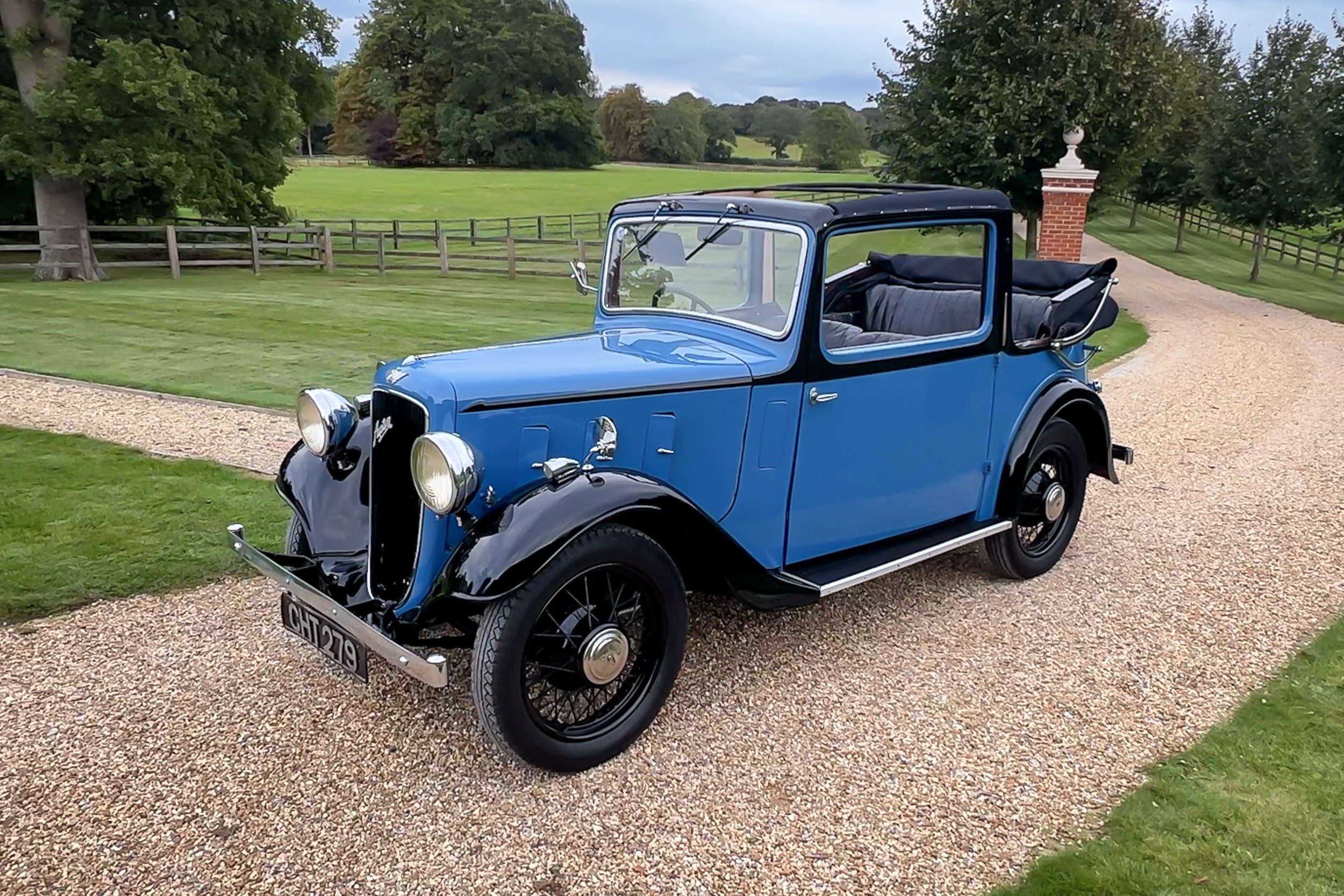 Lot 14 - 1936 Austin 10/4 Colwyn Cabriolet