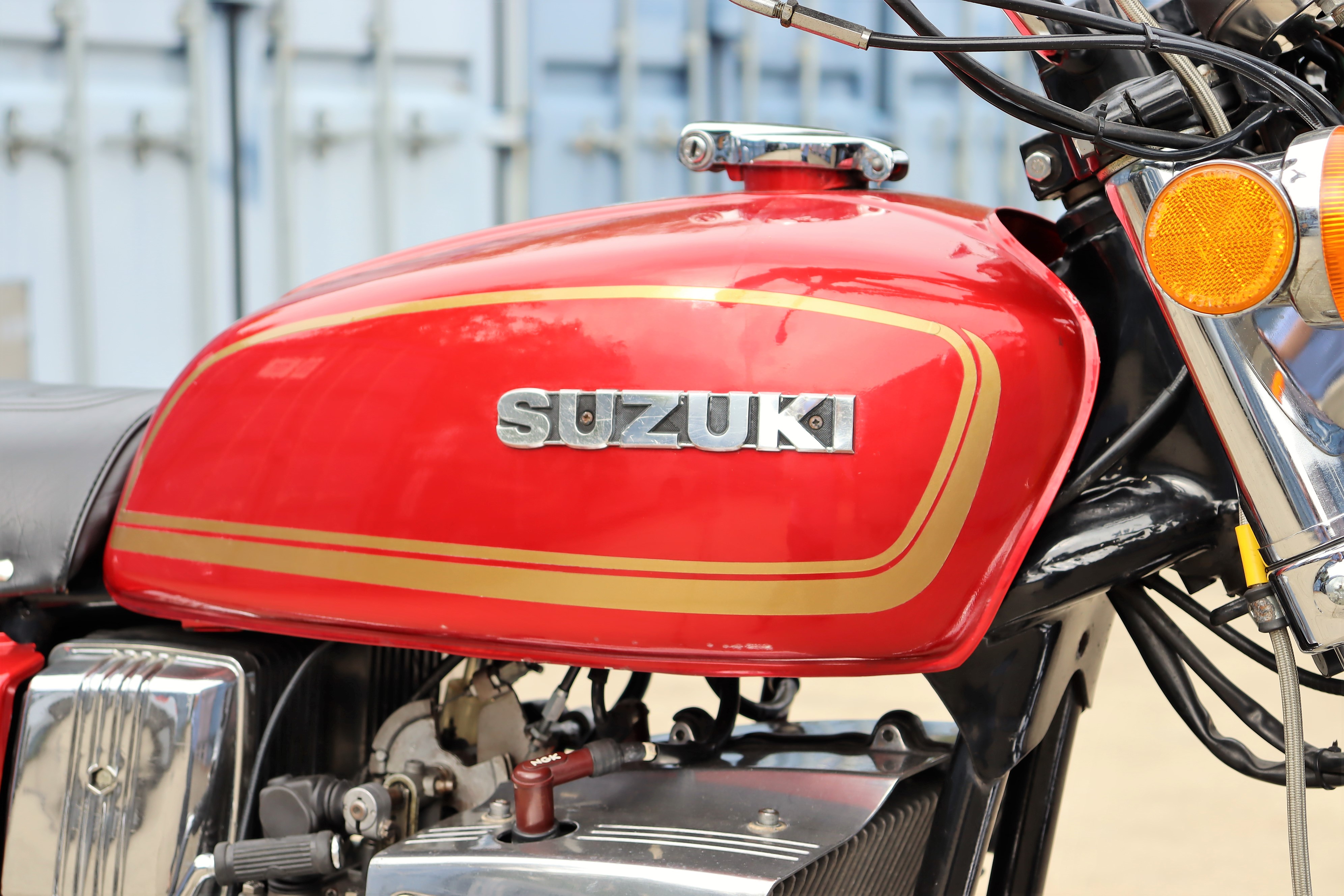 Lot 236 - 1977 Suzuki GT380