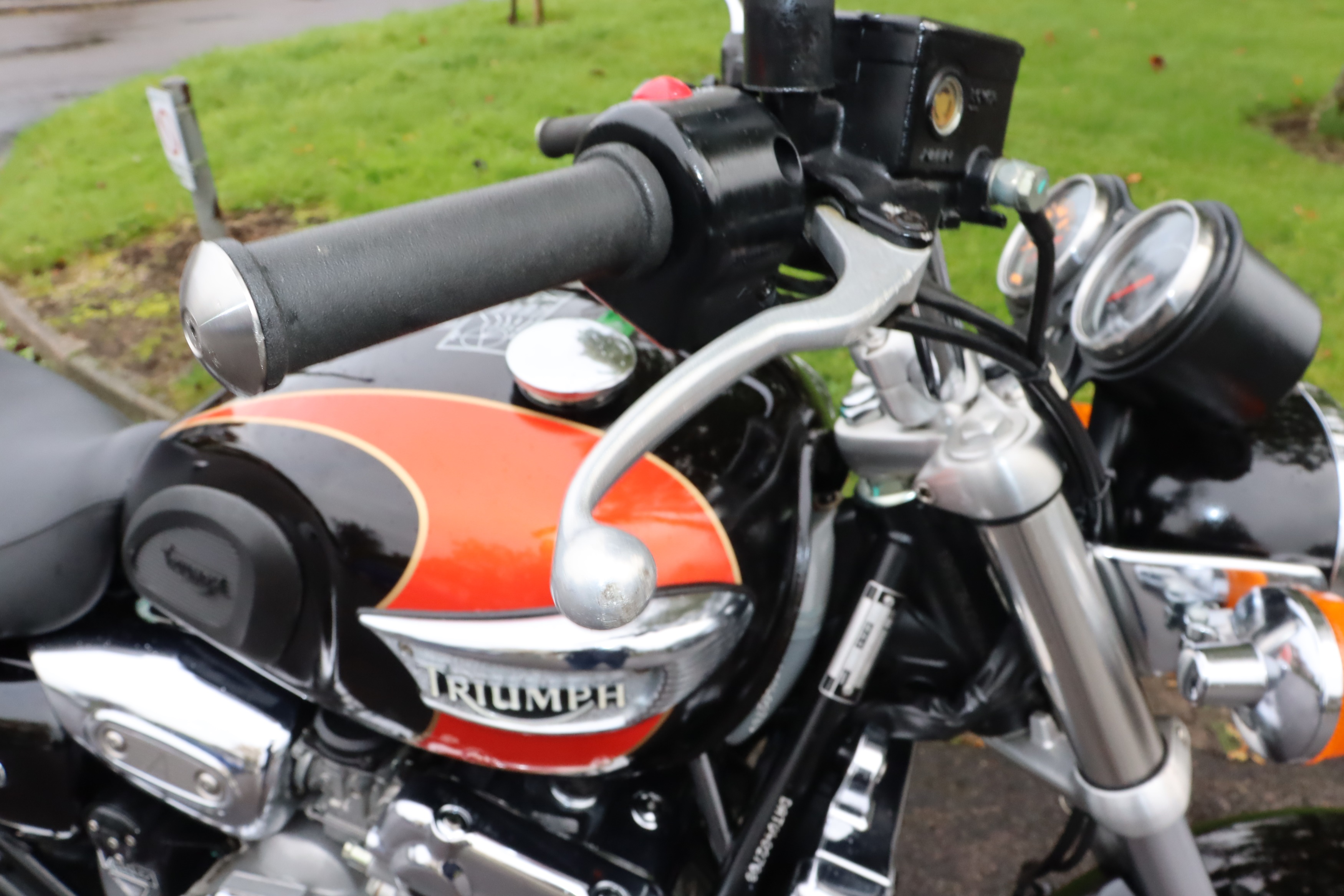 Lot 370 - 2002 Triumph Adventurer 885