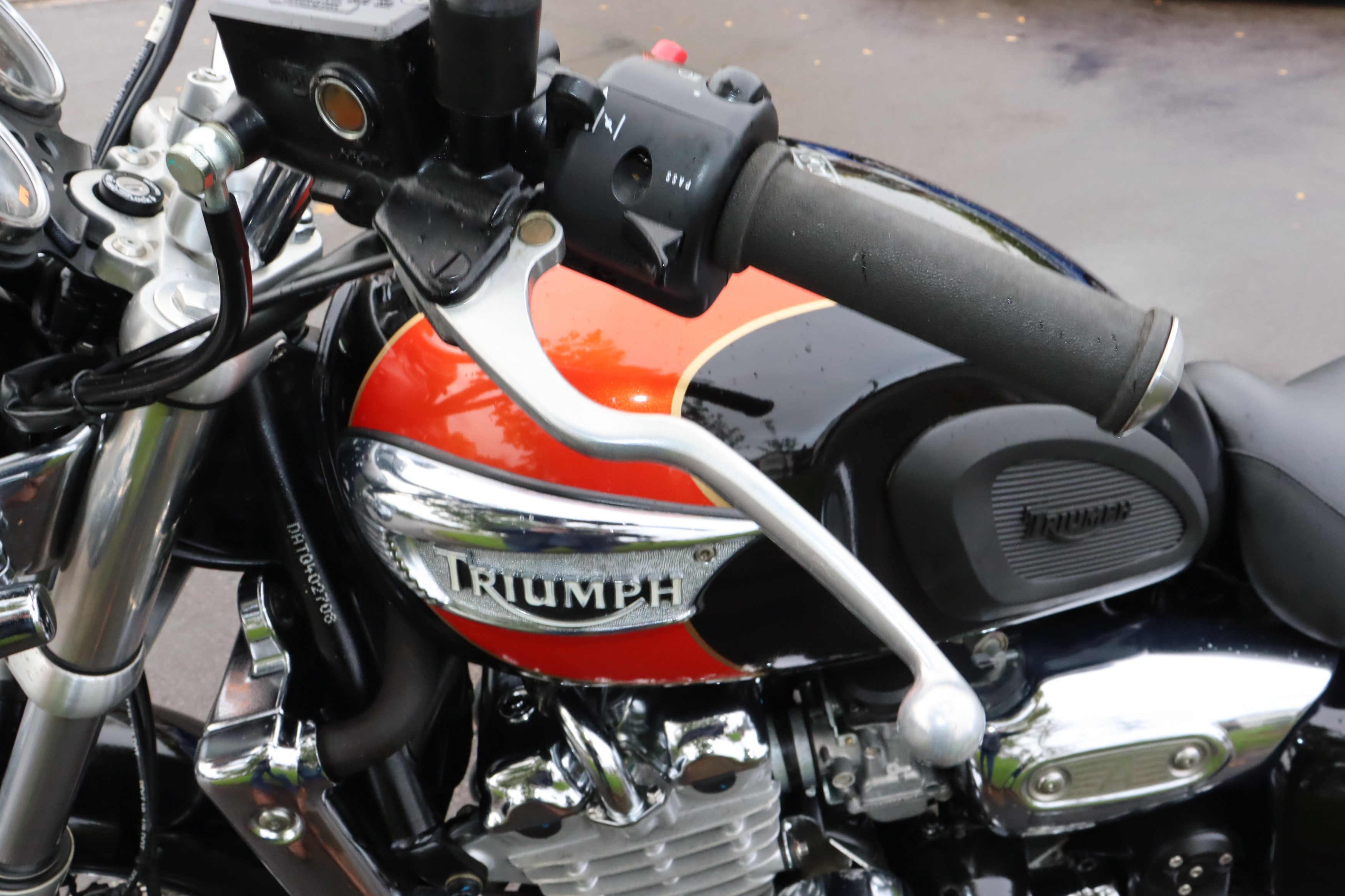 Lot 370 - 2002 Triumph Adventurer 885