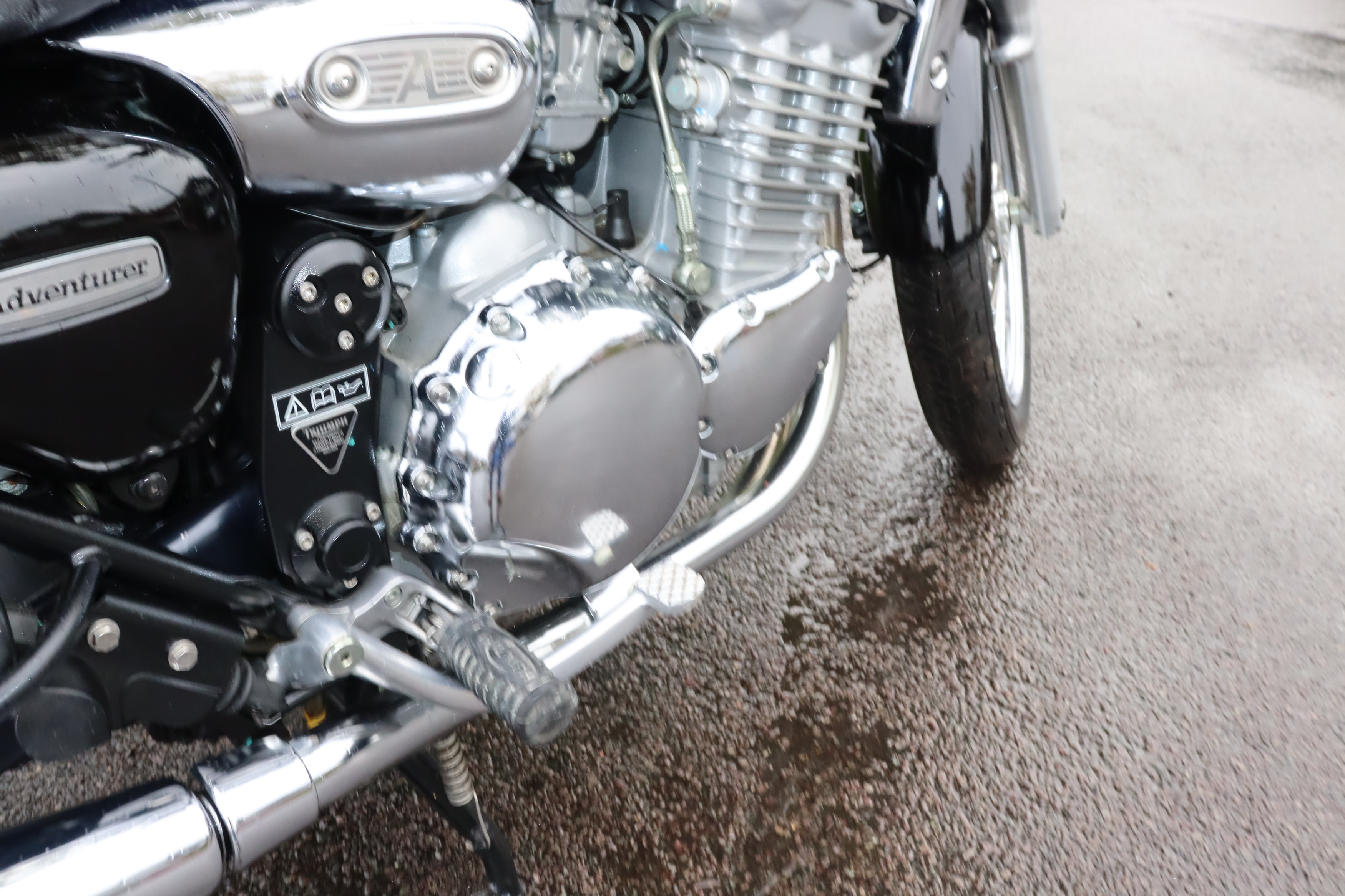 Lot 370 - 2002 Triumph Adventurer 885