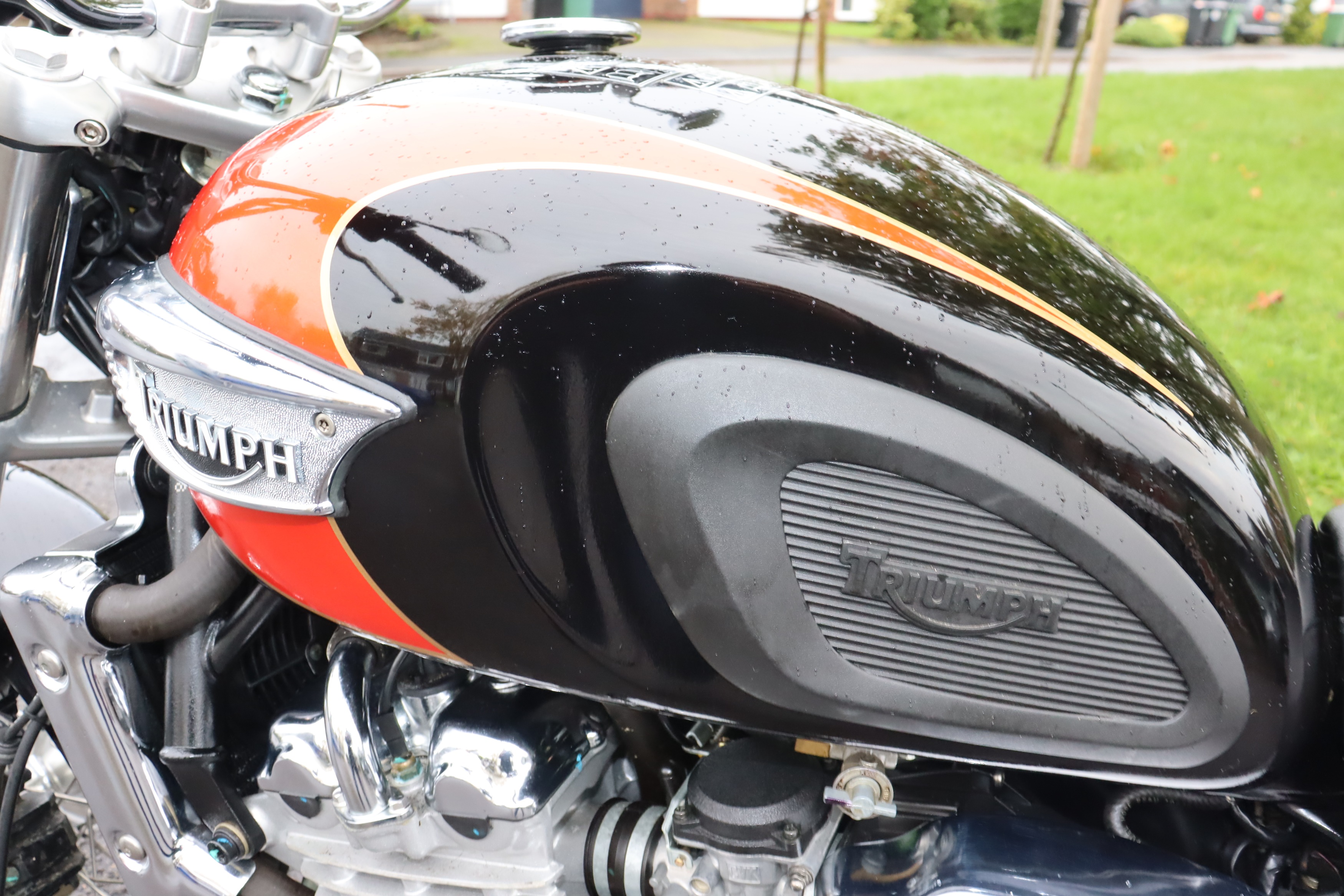 Lot 370 - 2002 Triumph Adventurer 885