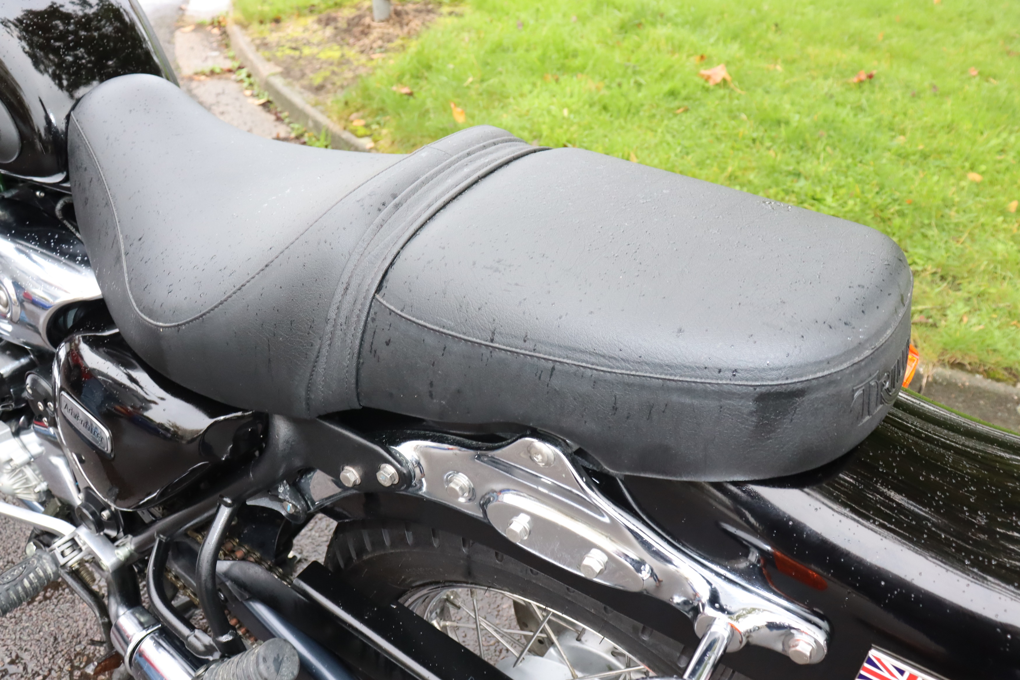 Lot 370 - 2002 Triumph Adventurer 885