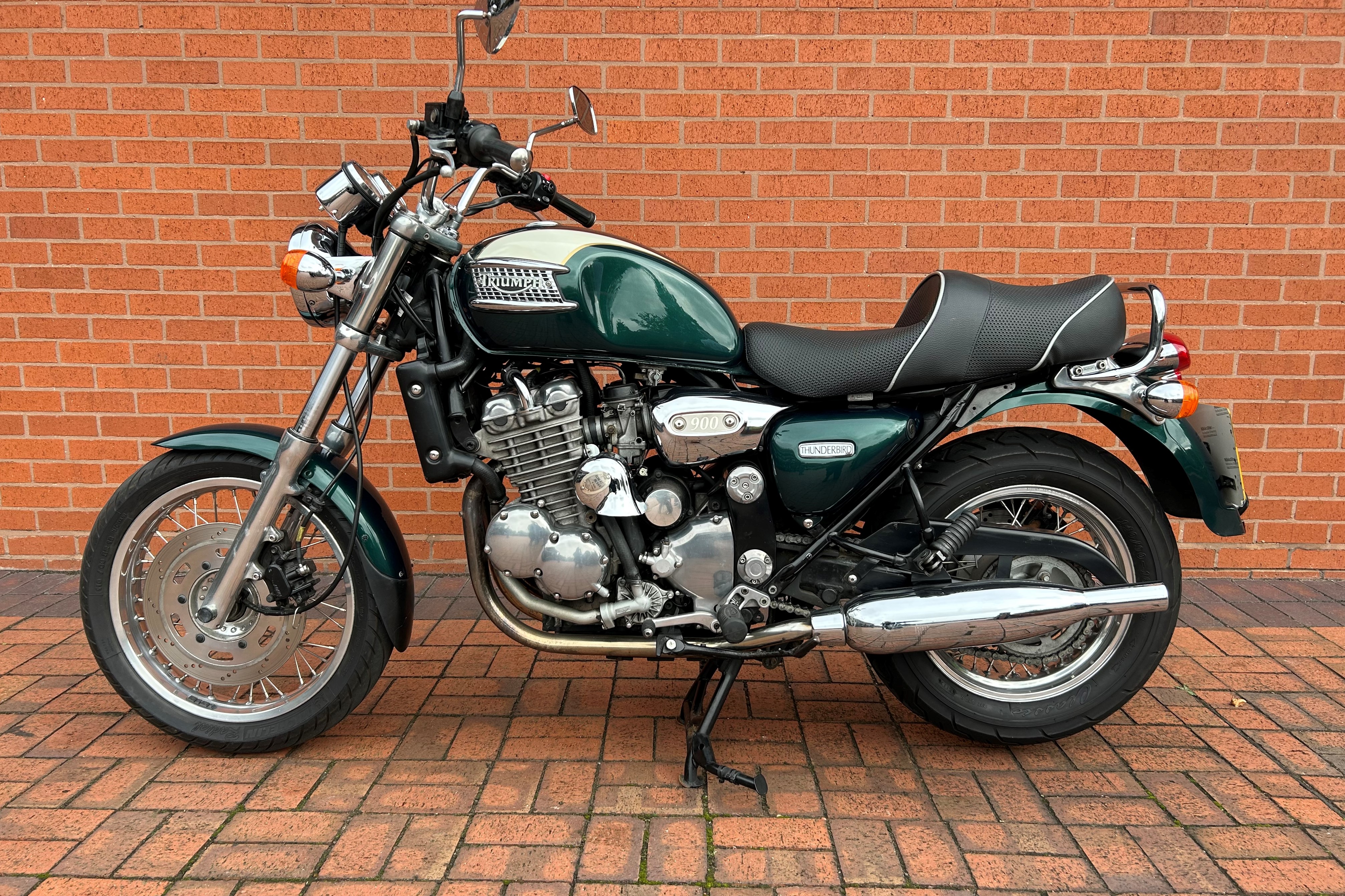 Lot 350 - 1996 Triumph Thunderbird 900