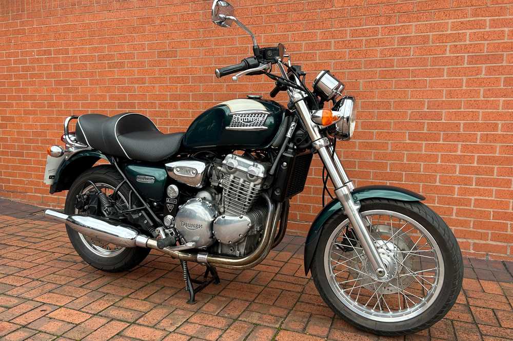 Lot 350 - 1996 Triumph Thunderbird 900