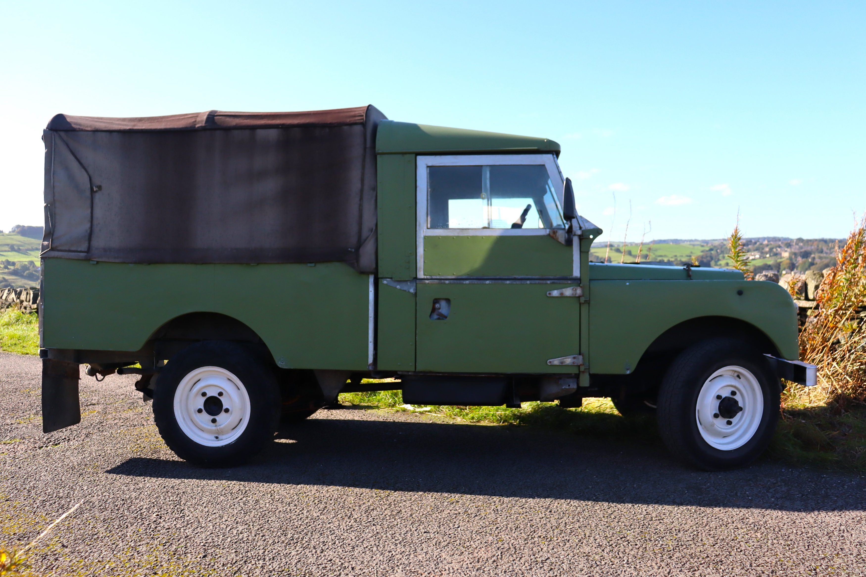 Lot 104 - 1955 Land Rover Series I 107''