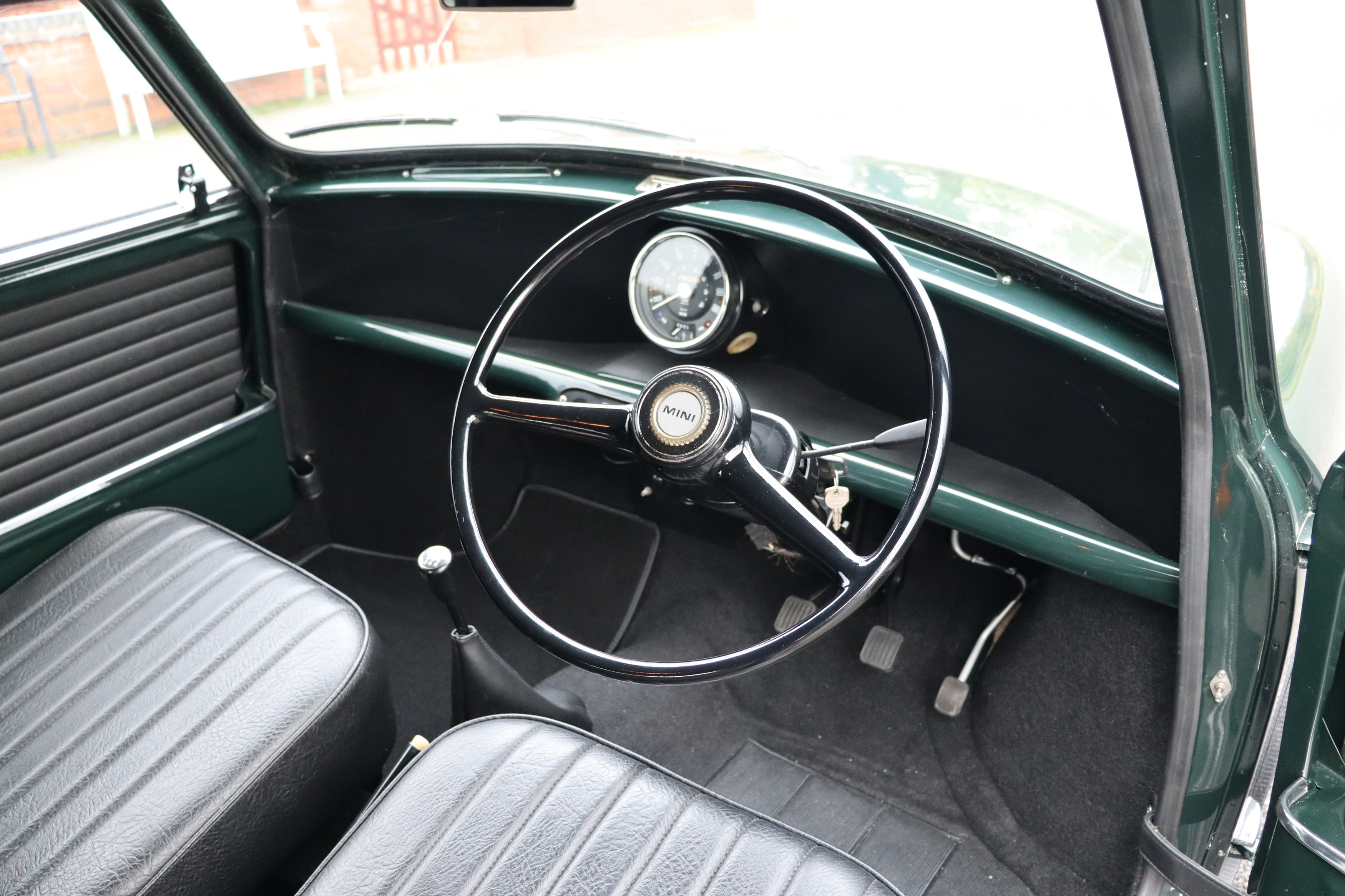 Lot 82 - 1974 Austin Mini Van 850